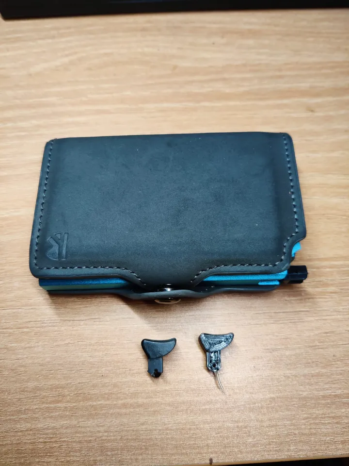 Bewmer wallet card relese button by RB3D | Download free STL model ...