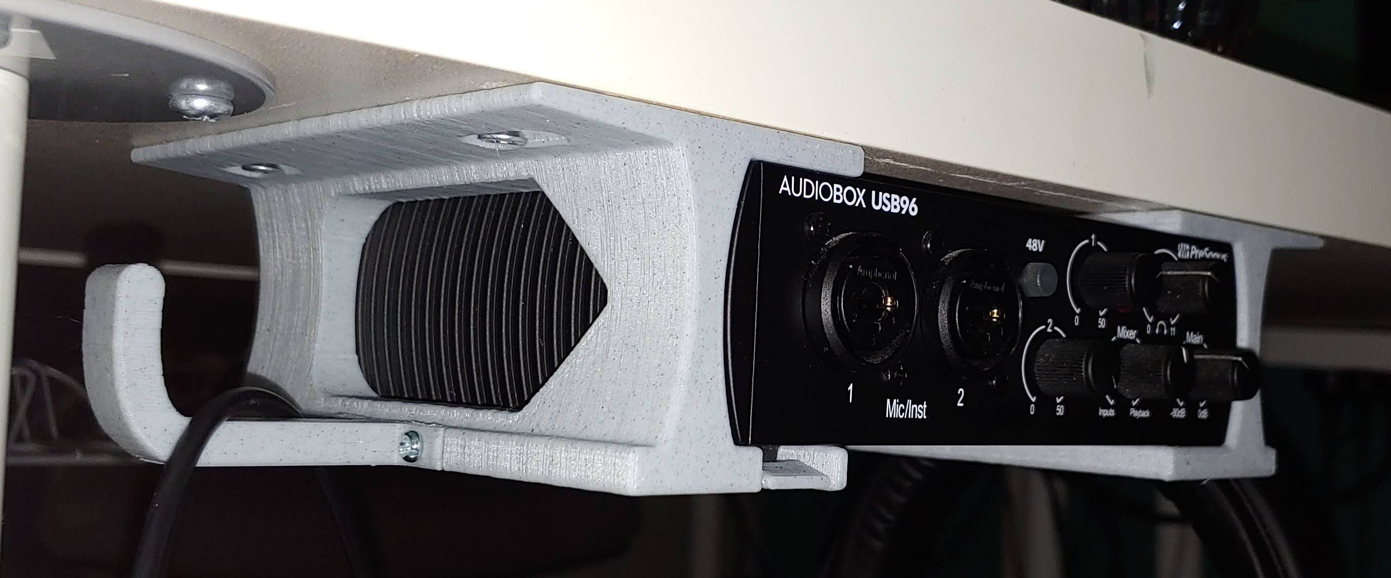Audiobox USB96 Under Desk Mount with headphone cable hook von Wayne ...