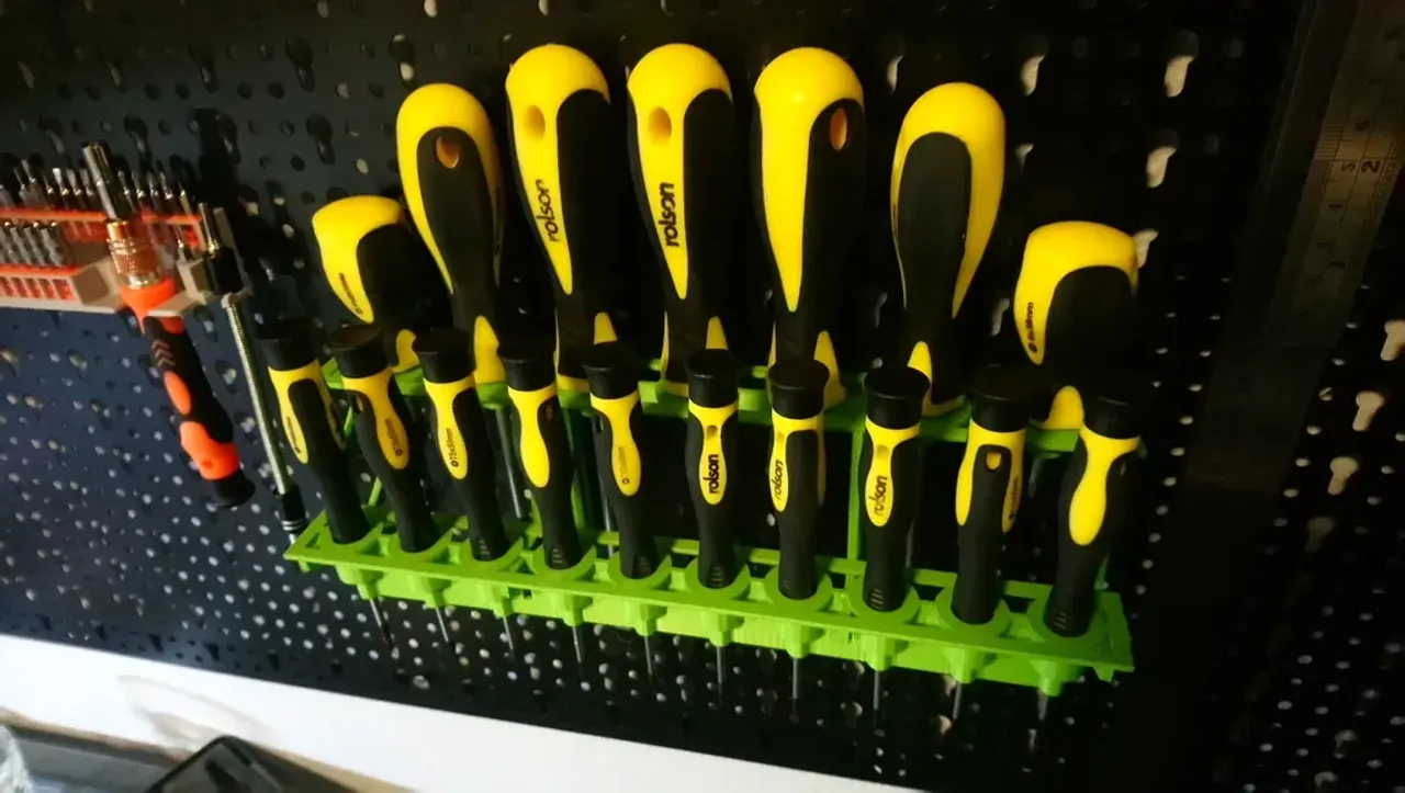 Screwdriver rack for desktop or pegboard by J-3d | Download free STL ...