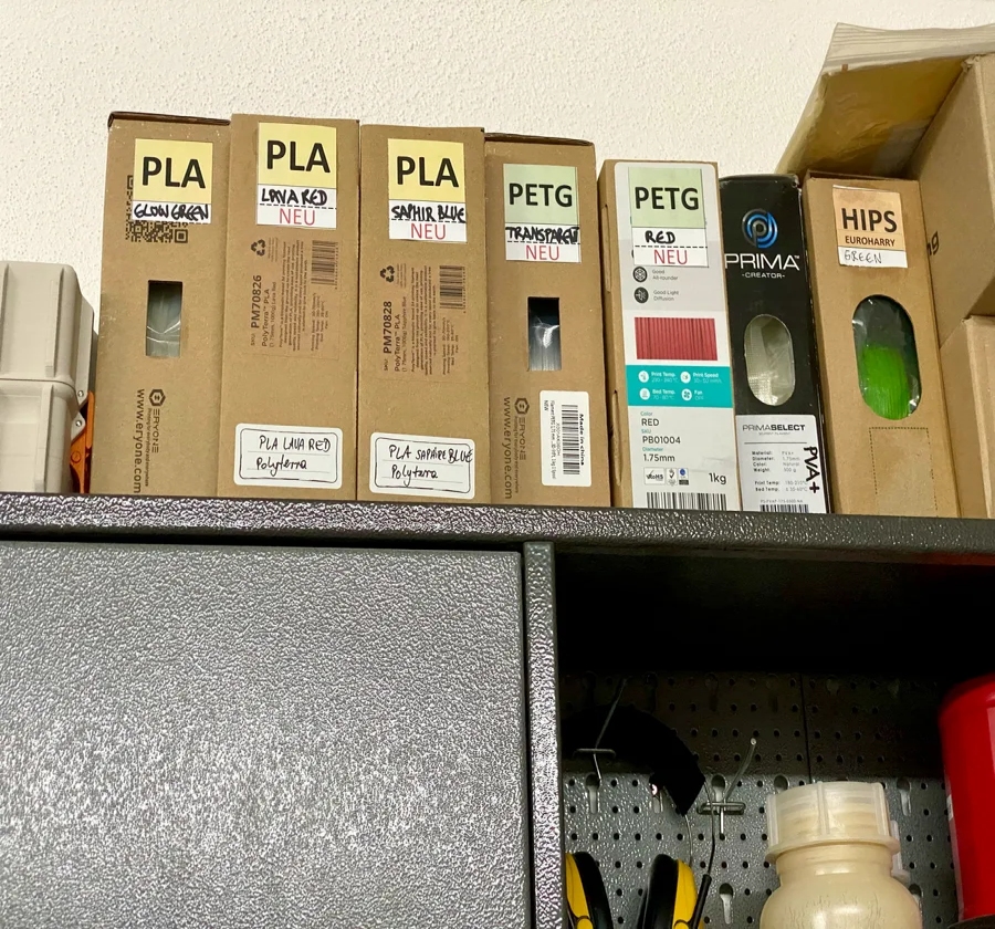 Filament-Tag-Box (revised) by Tritschi | Download free STL model ...