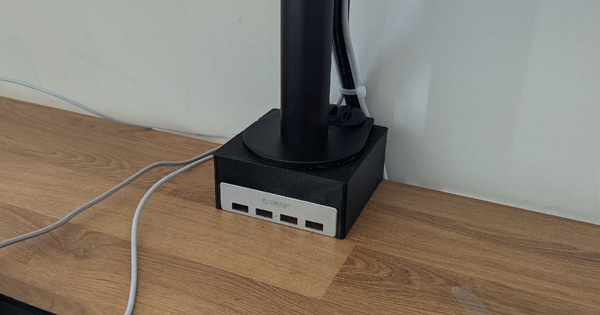 Monitor Riser with Integrated Hub by kn100 | Download free STL model ...