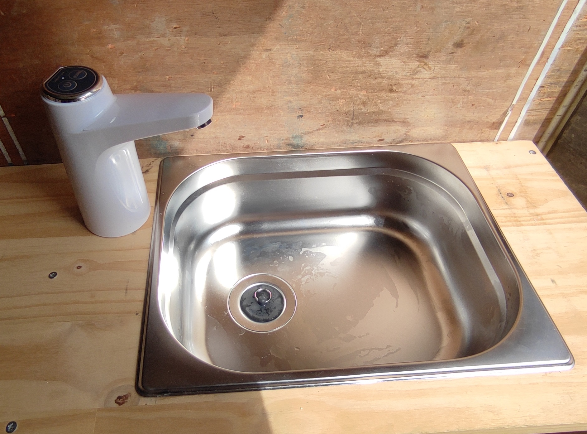 Camper van cheap water dispenser solution by Irvin Rampelle | Download ...