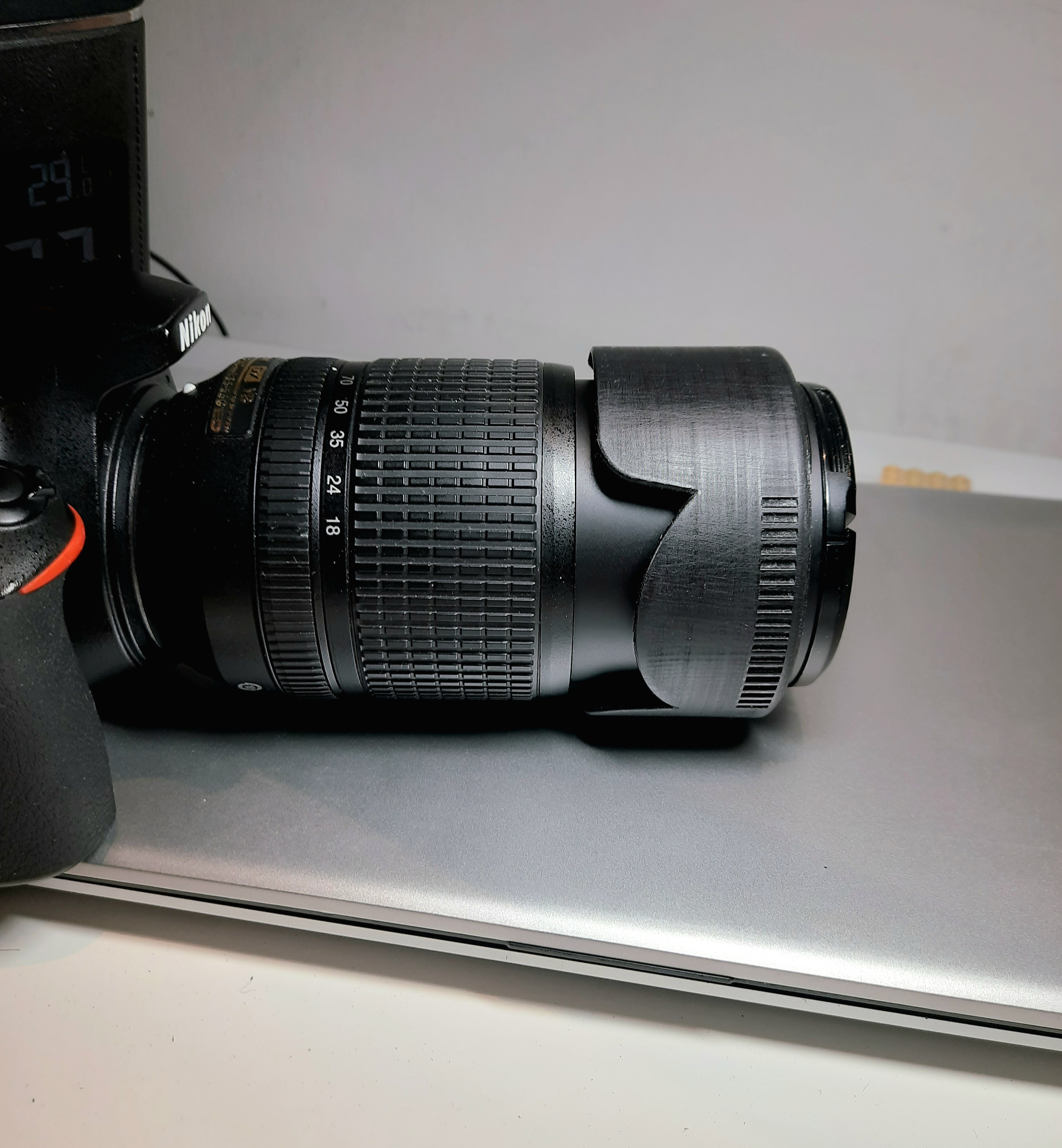Lens Hood for Nikon 18-140 mm by Niccoló Bertini | Download free STL ...