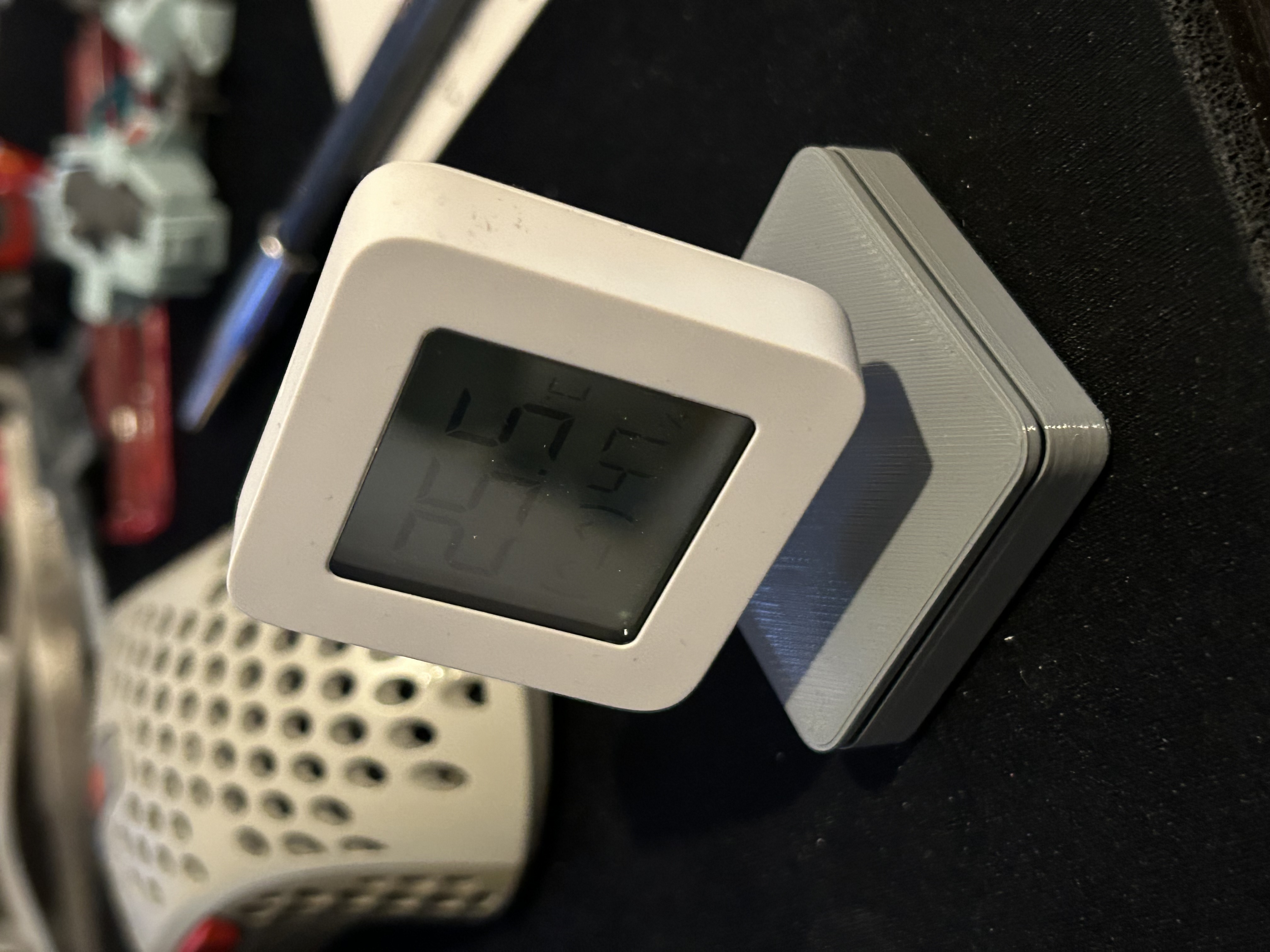 gridfinity - Xiaomi humidity and temperaturer sensor 2 stand by ...