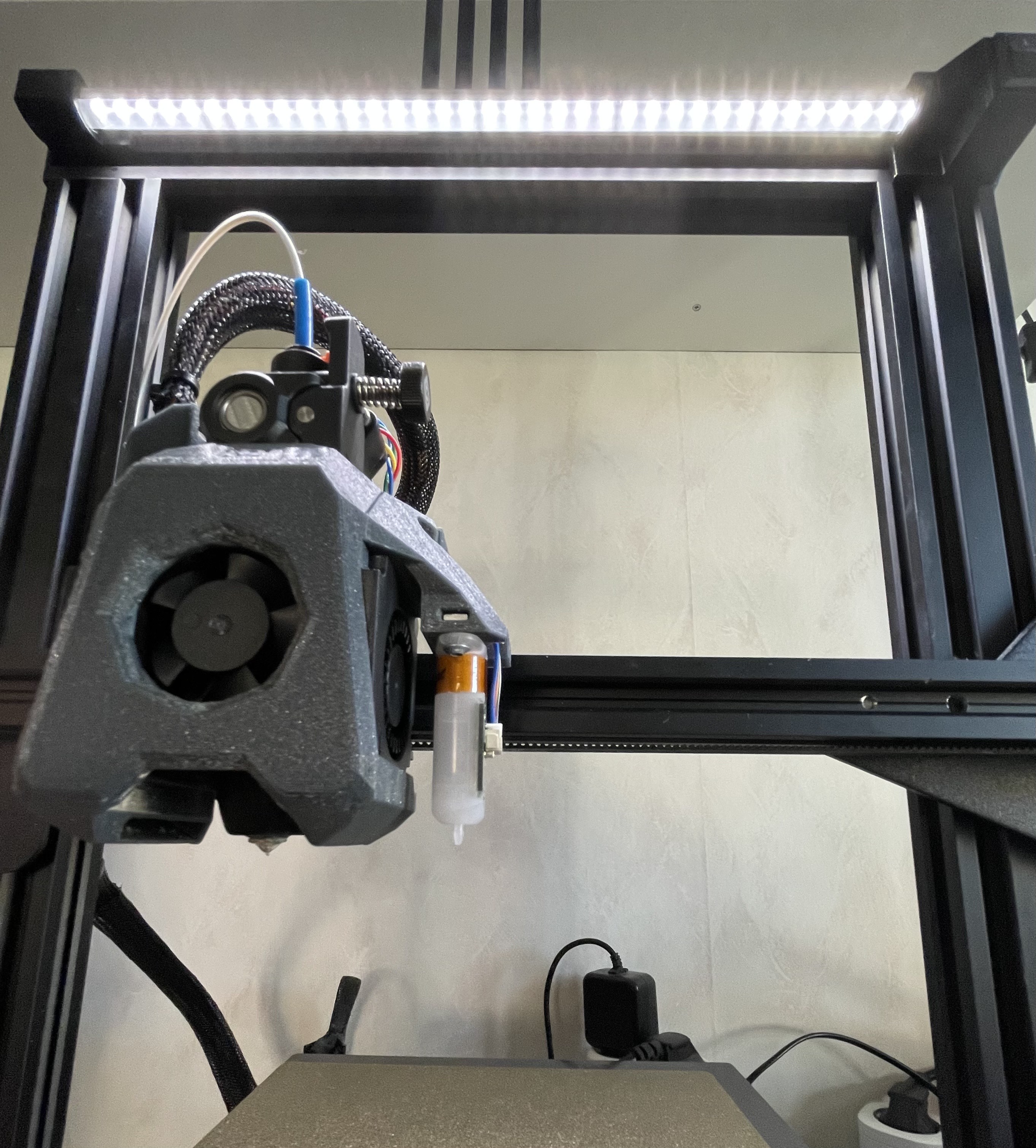 Ender 3 V2 / Ender 3 Holder for Hera LED stick by Robert | Download ...