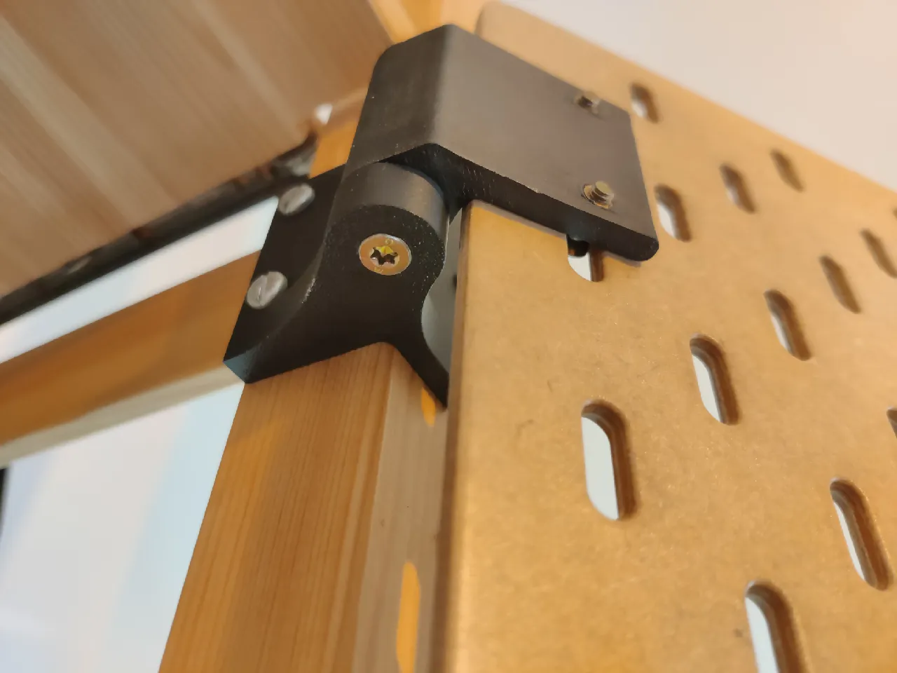 IKEA Pegboard SKADIS hinge for IVAR by Lucasdlb | Download free STL ...