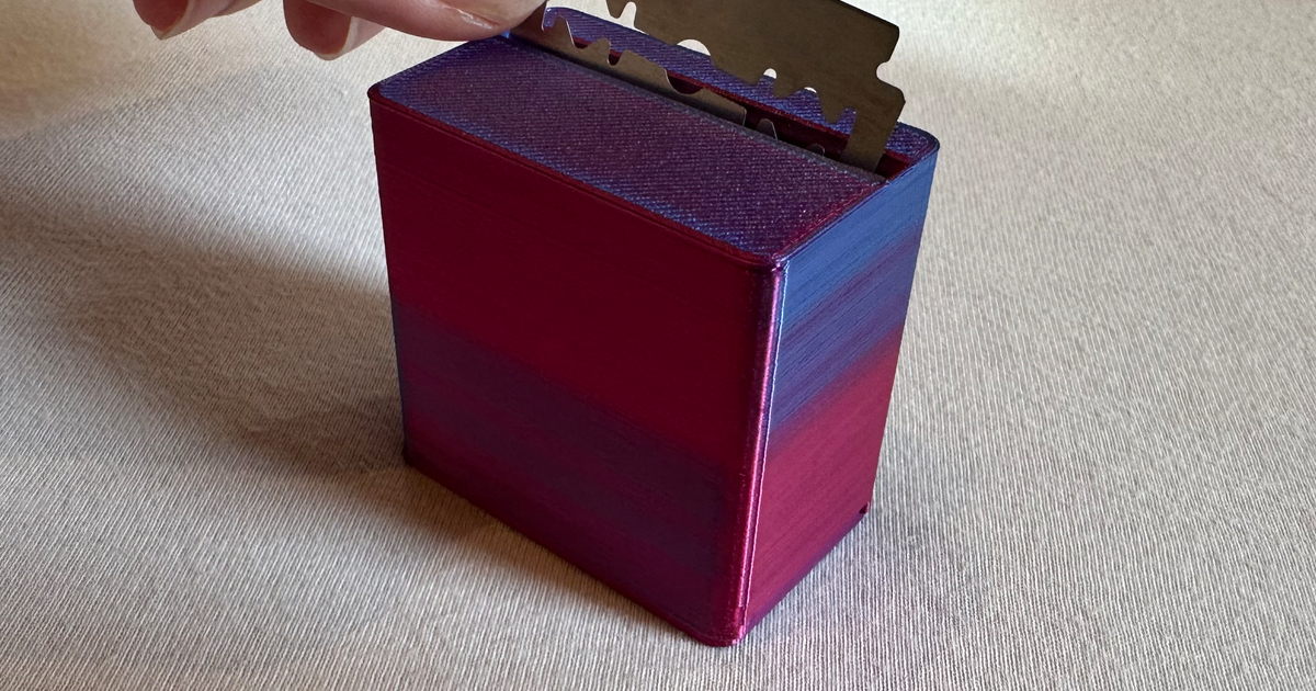 Razor Blade Box with Lid by LukasM | Download free STL model ...