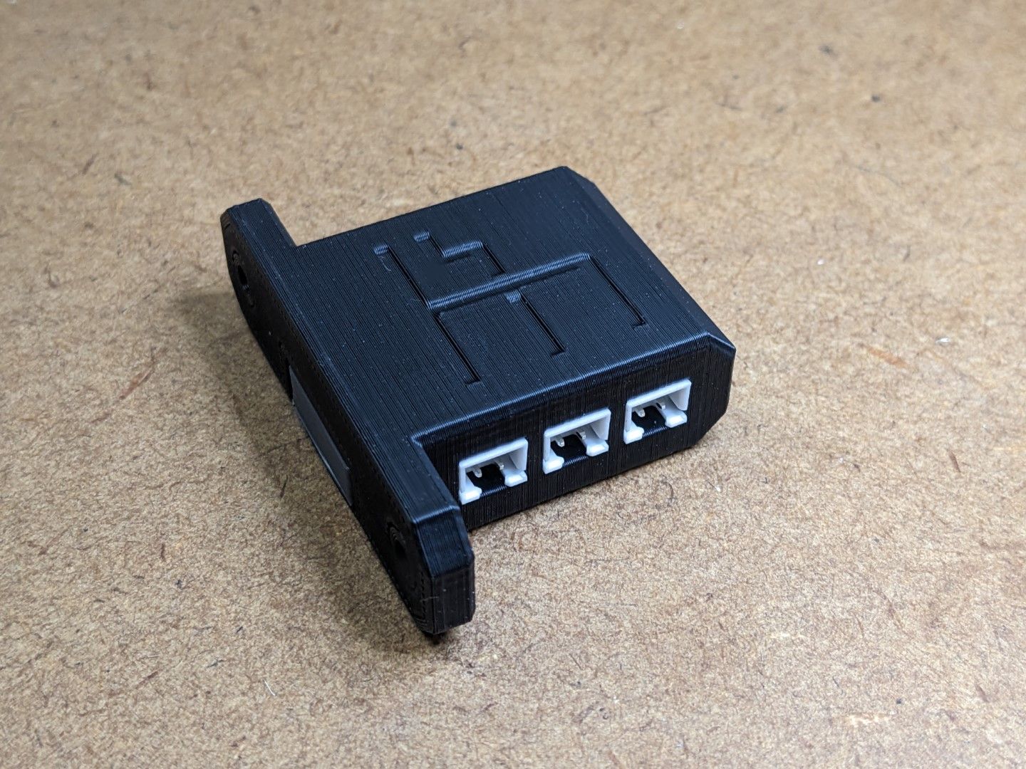 JST Hub for 2020 Extrusions - Wiring Bed Fans, LEDs and more! by DET ...