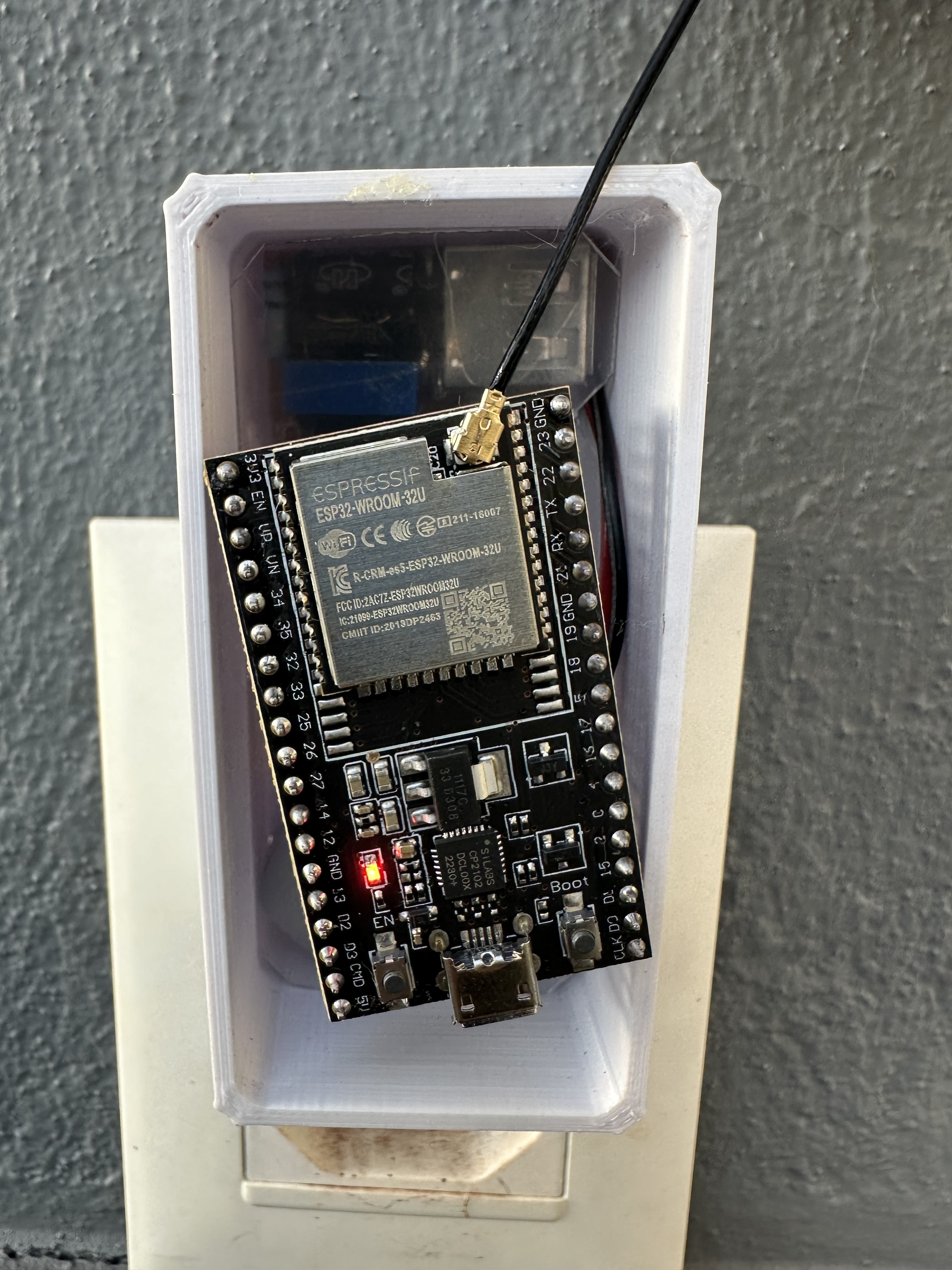 ESP32 Poll Monitor Box autorstwa rpanachi | Pobierz darmowy model STL ...