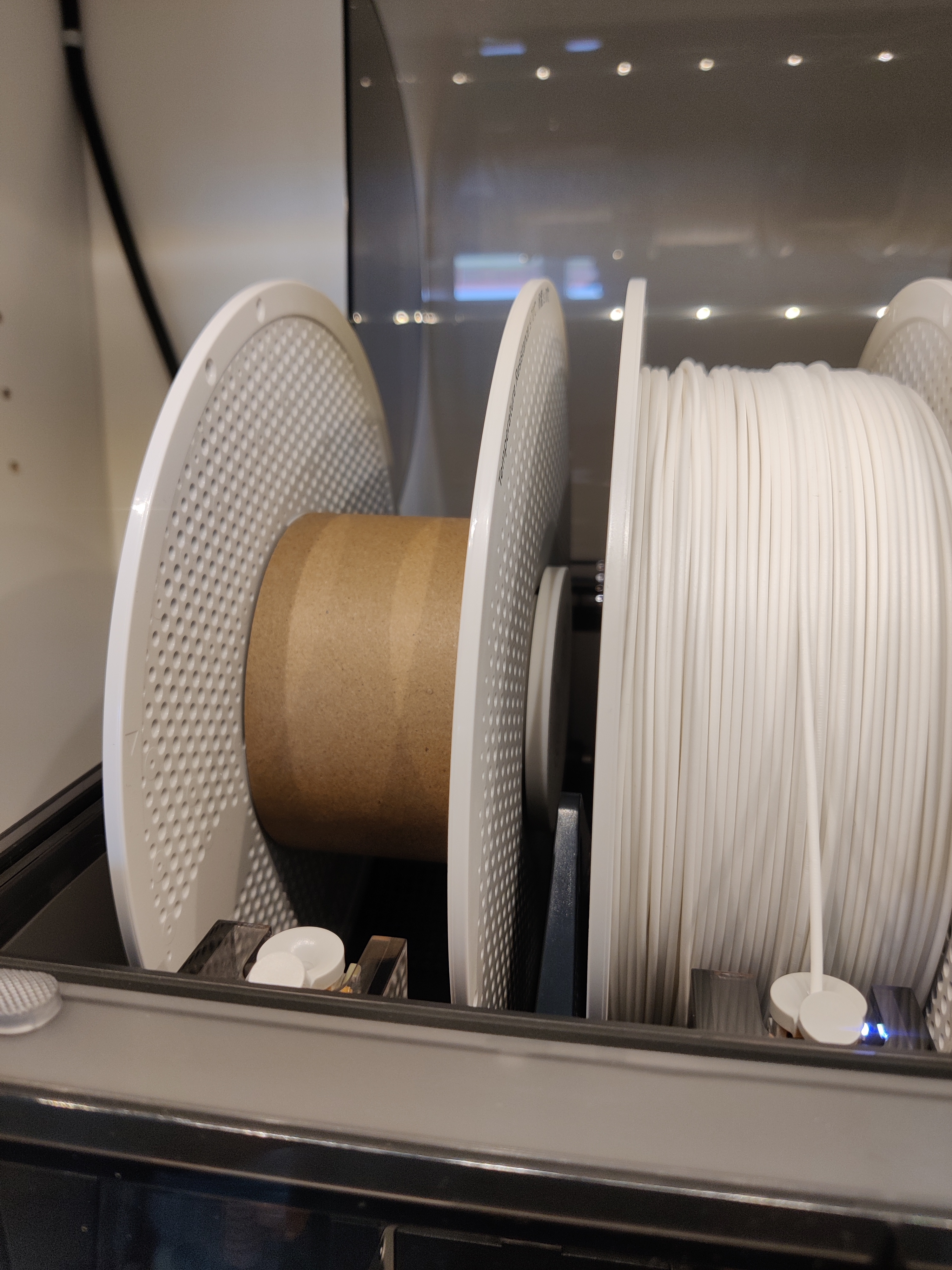 Dessicant box Bambulab filament rolls No support needed! by ELyck ...