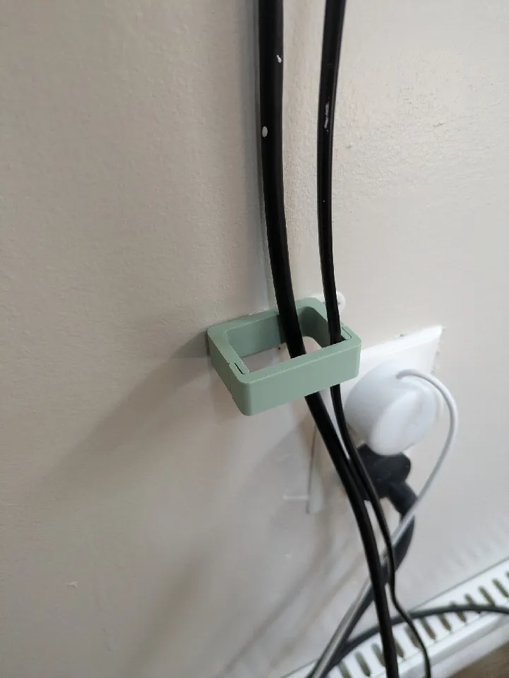 Simple Cable Clip by OtaconPrinter | Download free STL model ...