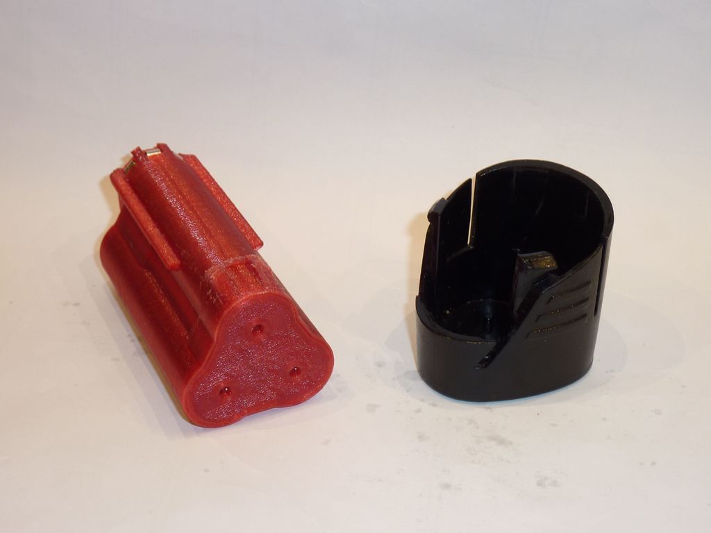 Milwaukee M12 Battery Case by ksuszka | Download free STL model ...