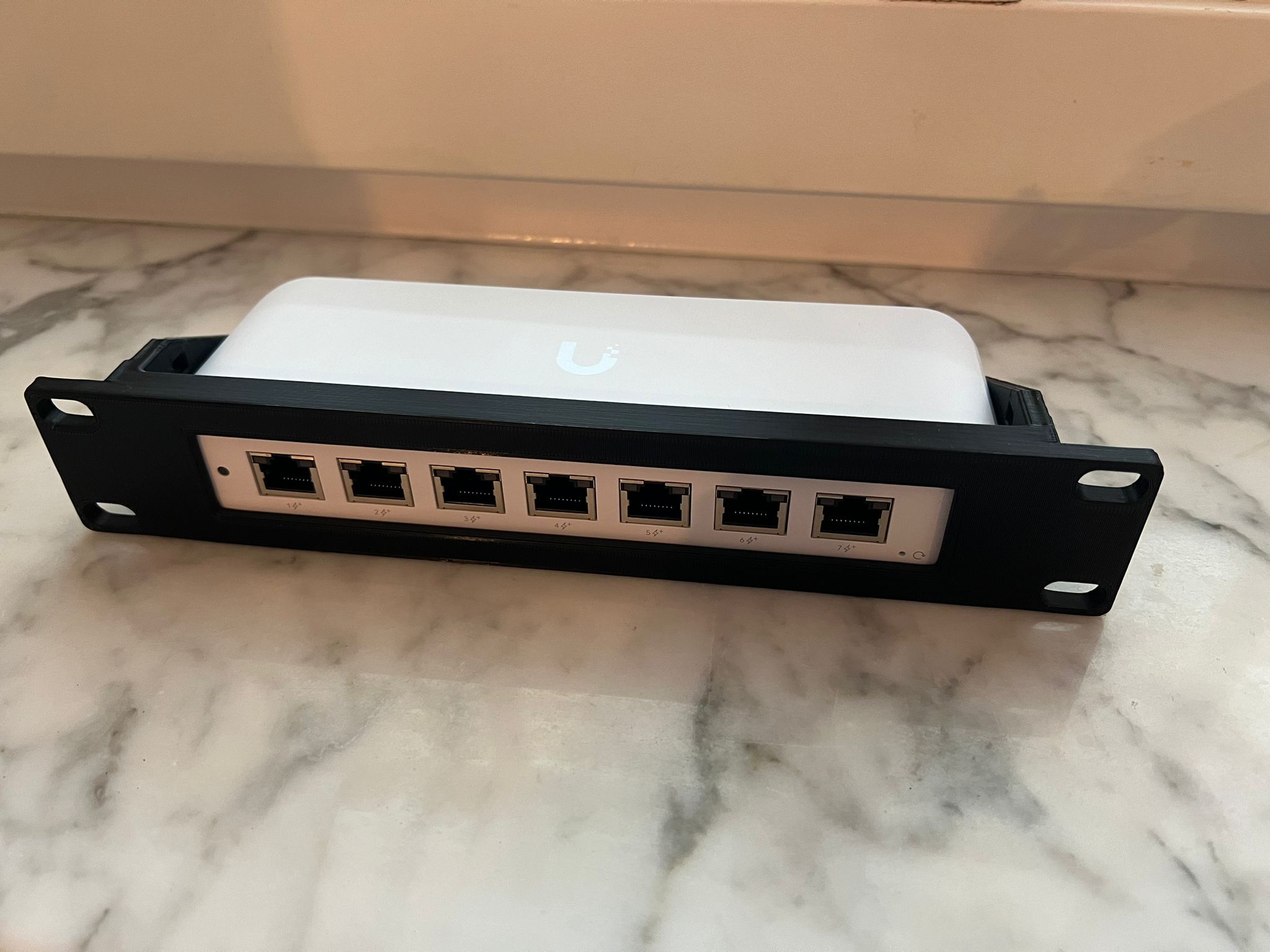 Unifi USW-Ultra 10-inch rack mount by Maurício Pessoa | Download free ...