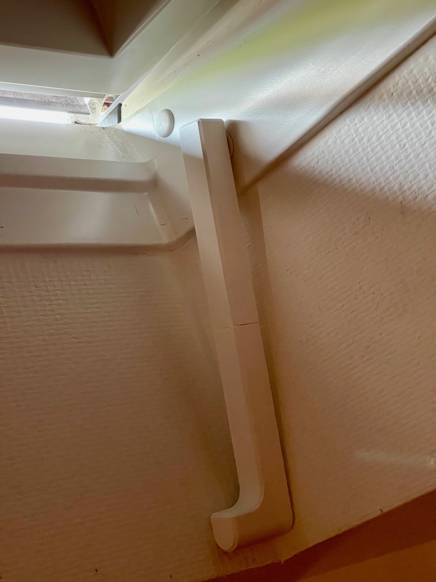 Velux Roof Window Holder by vmLOGIC | Download free STL model ...