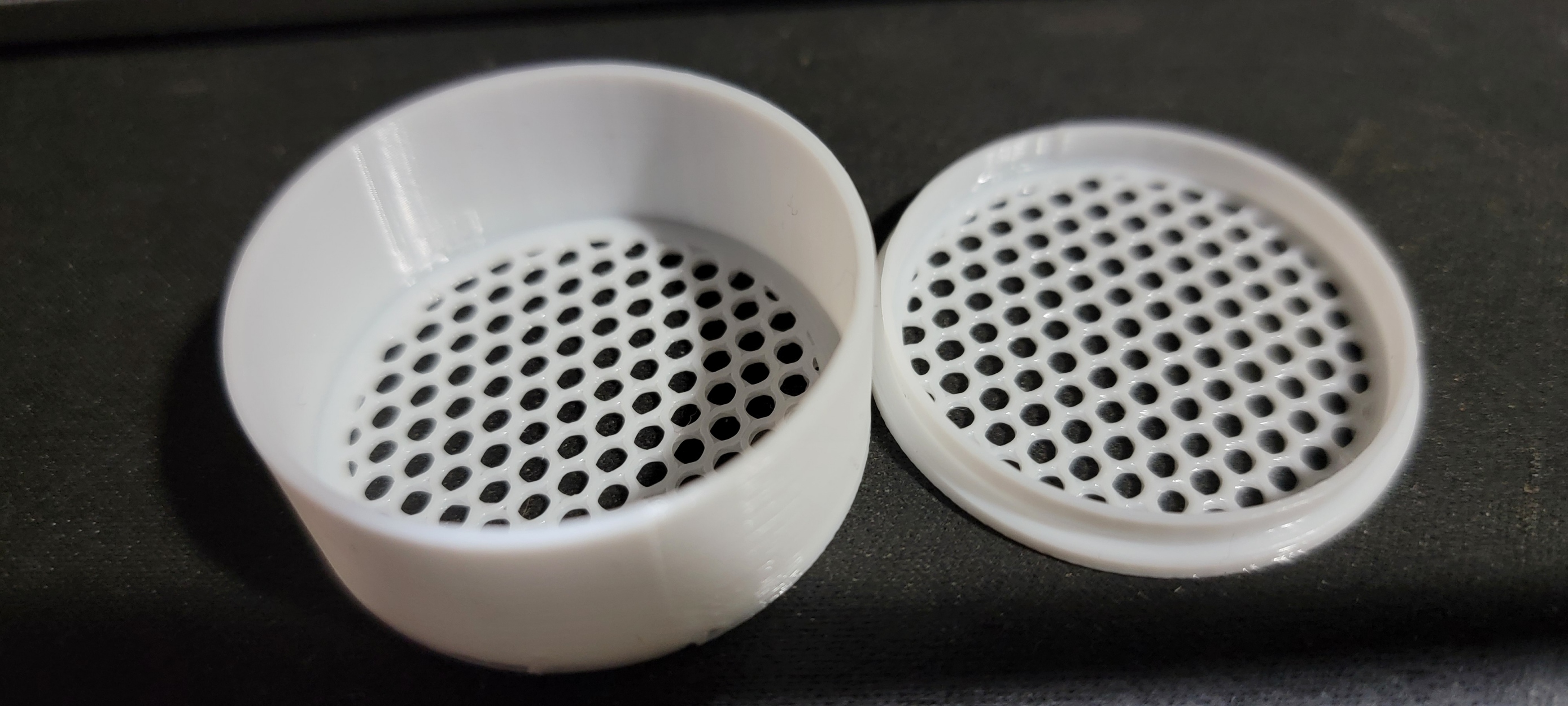 Silica Gel Containers Small by Jynxx13 | Download free STL model ...