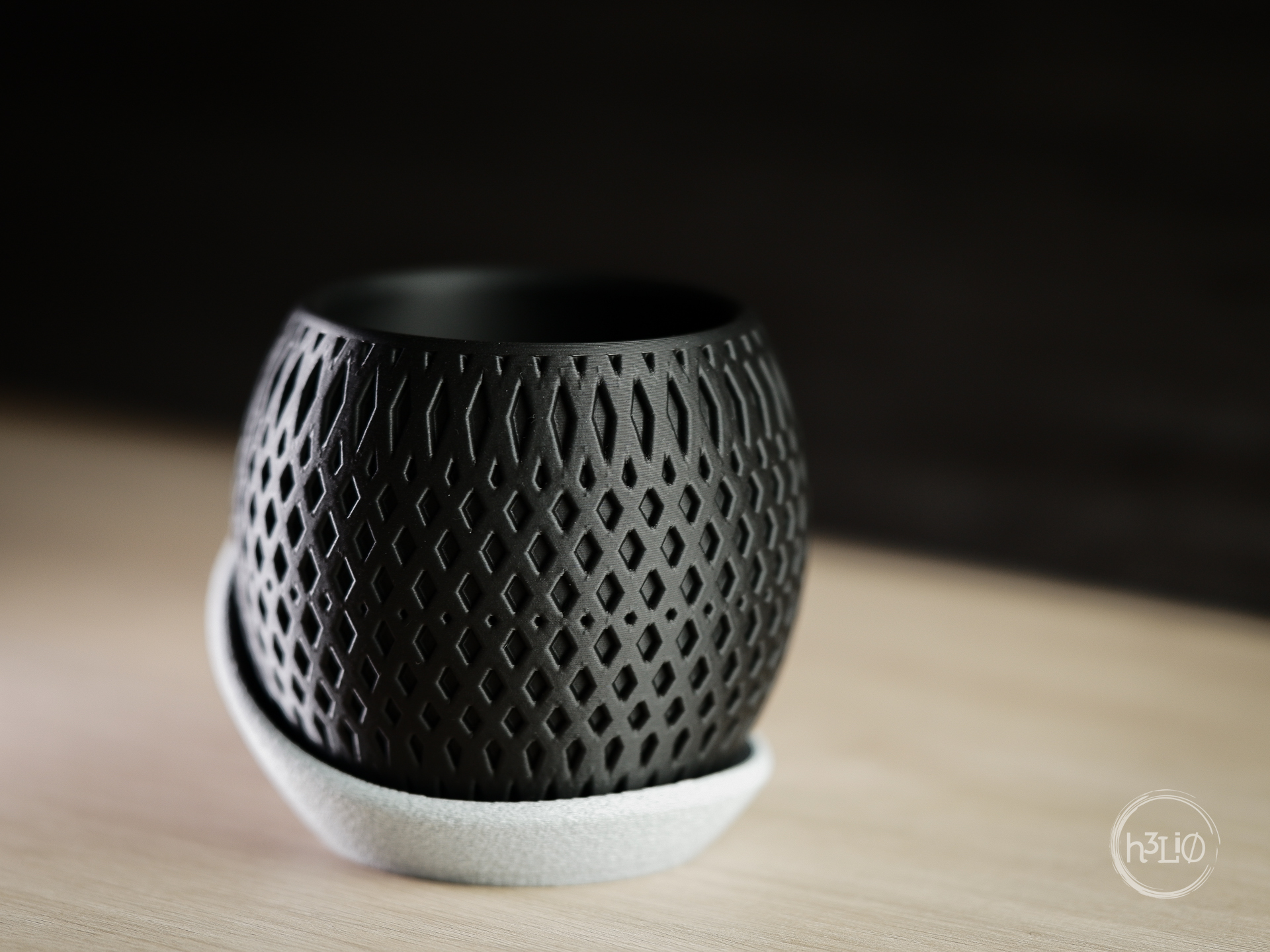 vertex · planter with wrap around plate by h3li0 | Download free STL ...