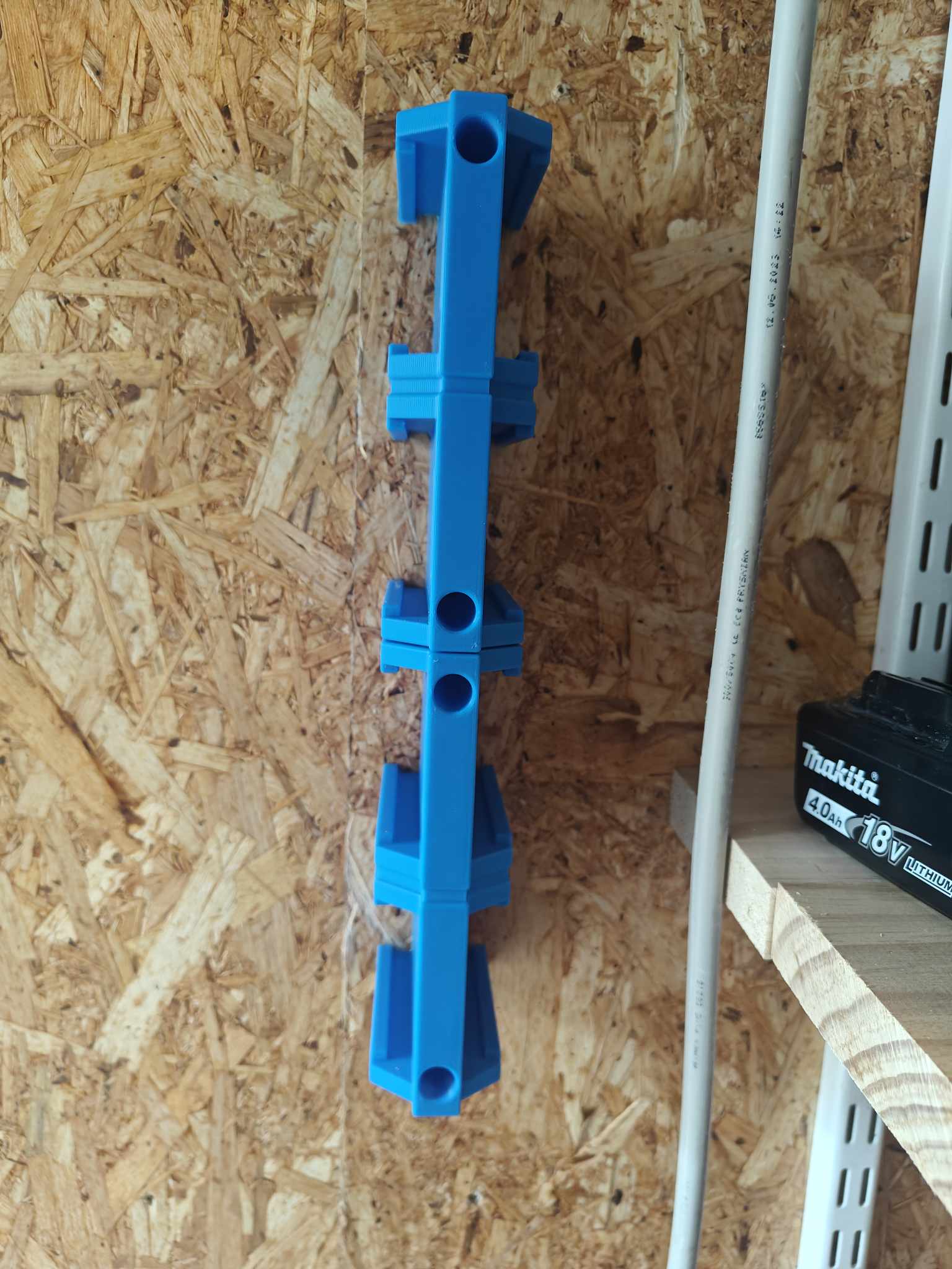 makita battery holder/wall mount. vertical by Danishsparky | Download ...