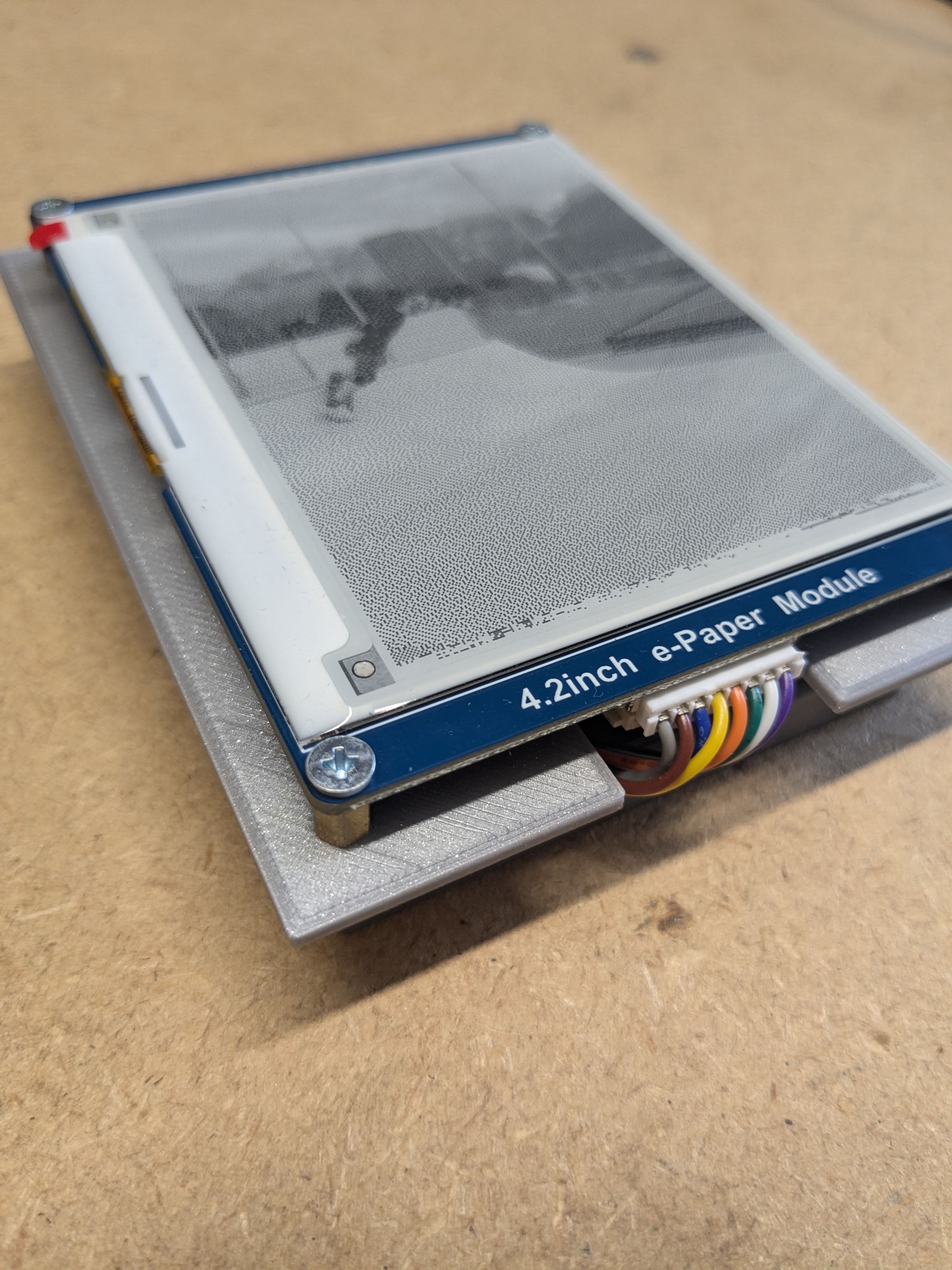 ePaper 4.2 Case for wallmount by pixelEDI | Download free STL model ...