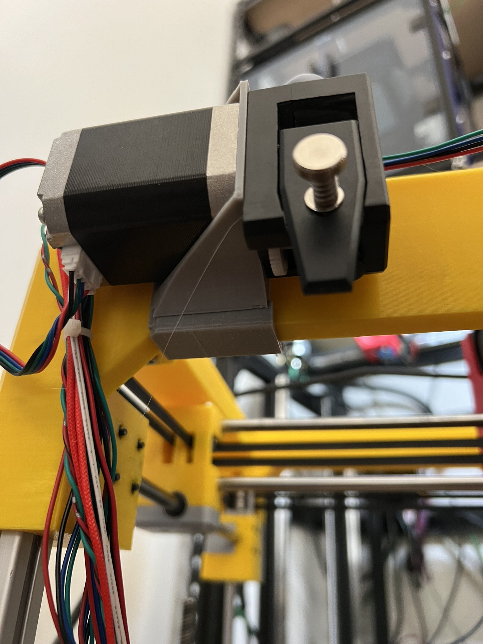 The 100 space edition BMG extruder mounting brackets por H FAB ...