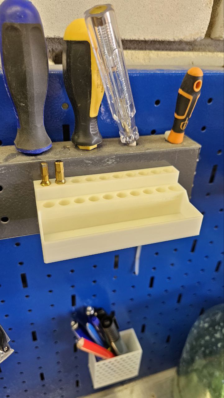 Pegboard bit holder with shelf by sarmatin | Download free STL model ...