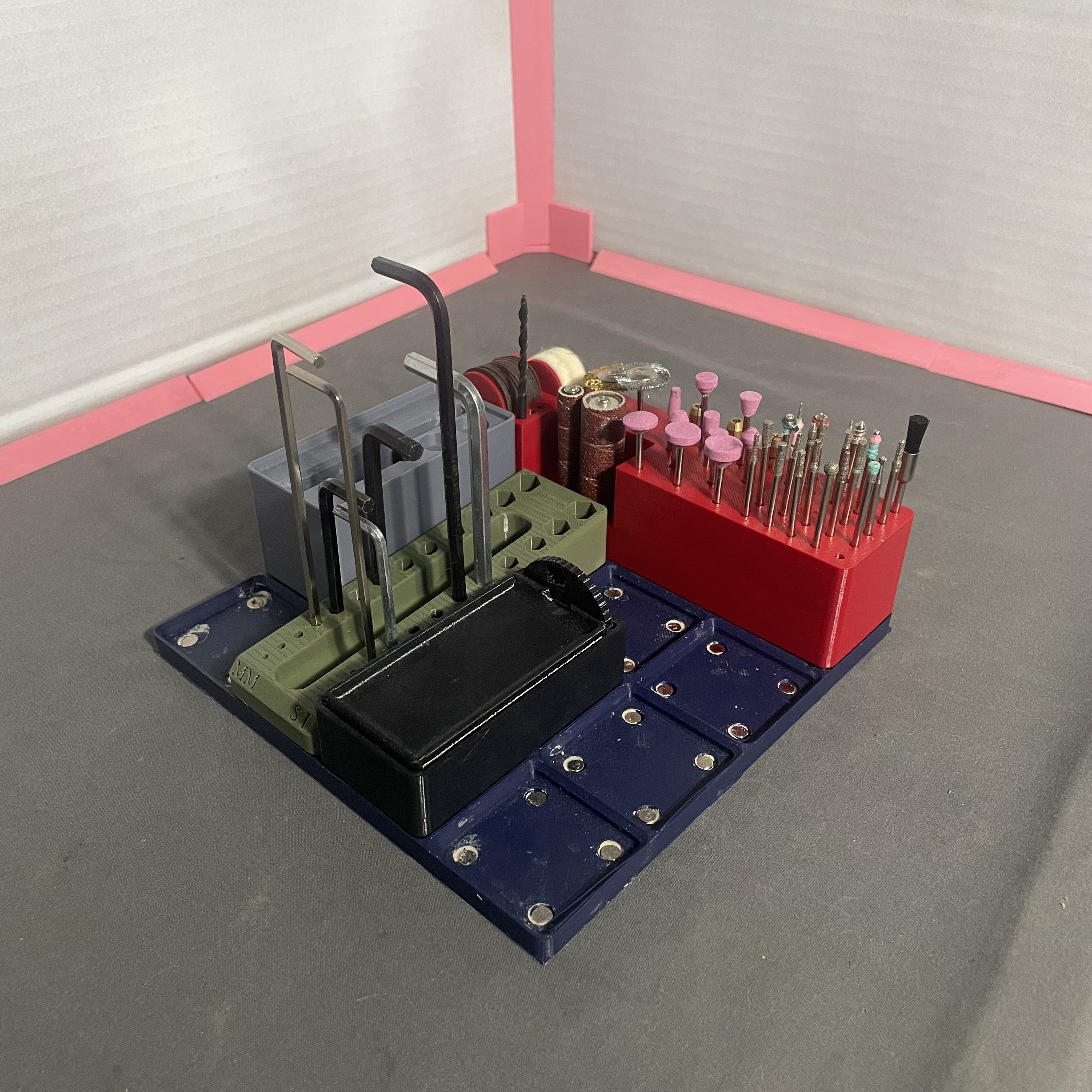 Gridfinity bit display that fits -Harbor Freight's 10$ "Warrior" rotary ...