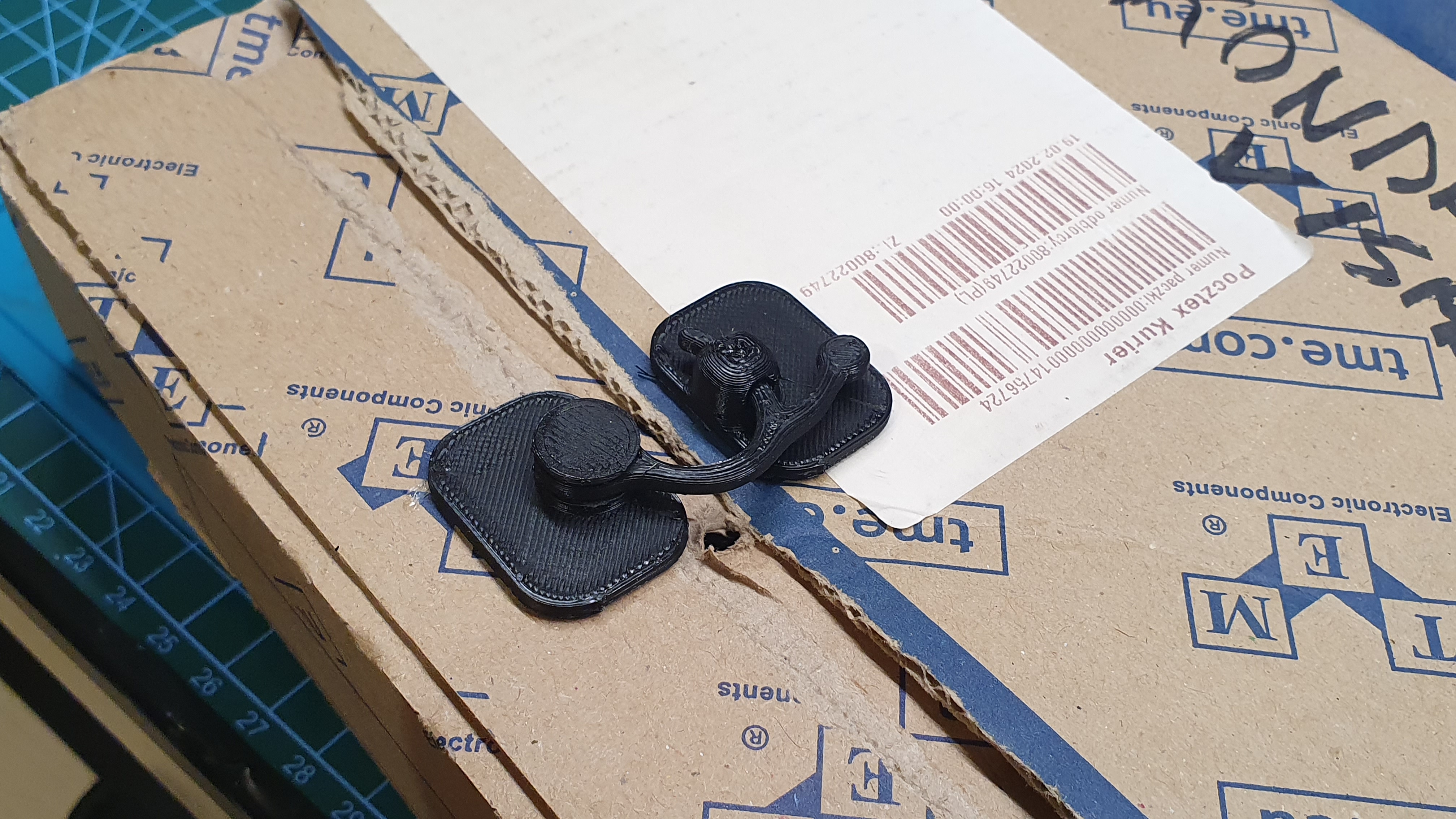 Simple cardboard box lock by PastelIndustries | Download free STL model ...