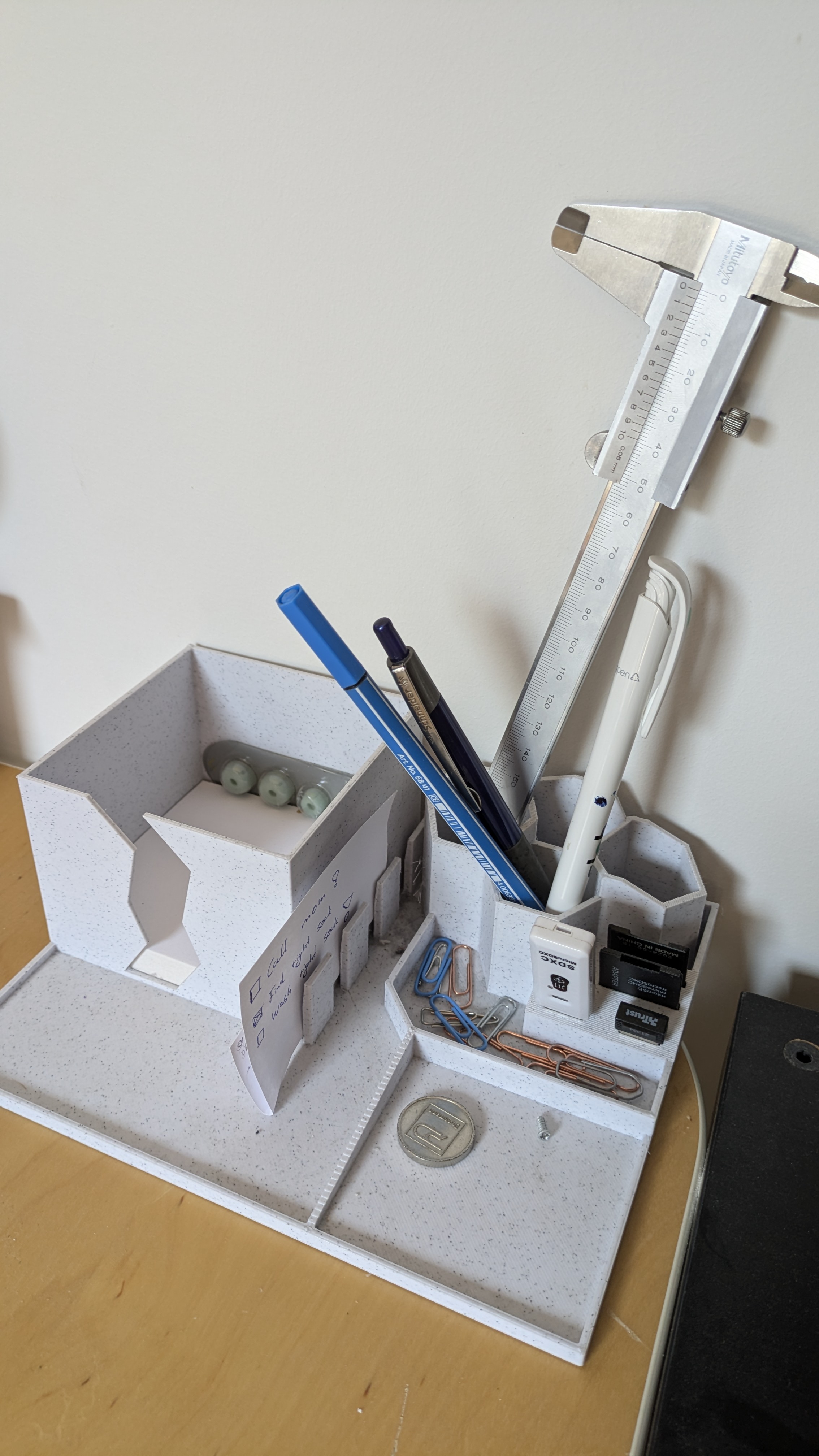 Desk Organizer by DocVandFriends | Download free STL model | Printables.com