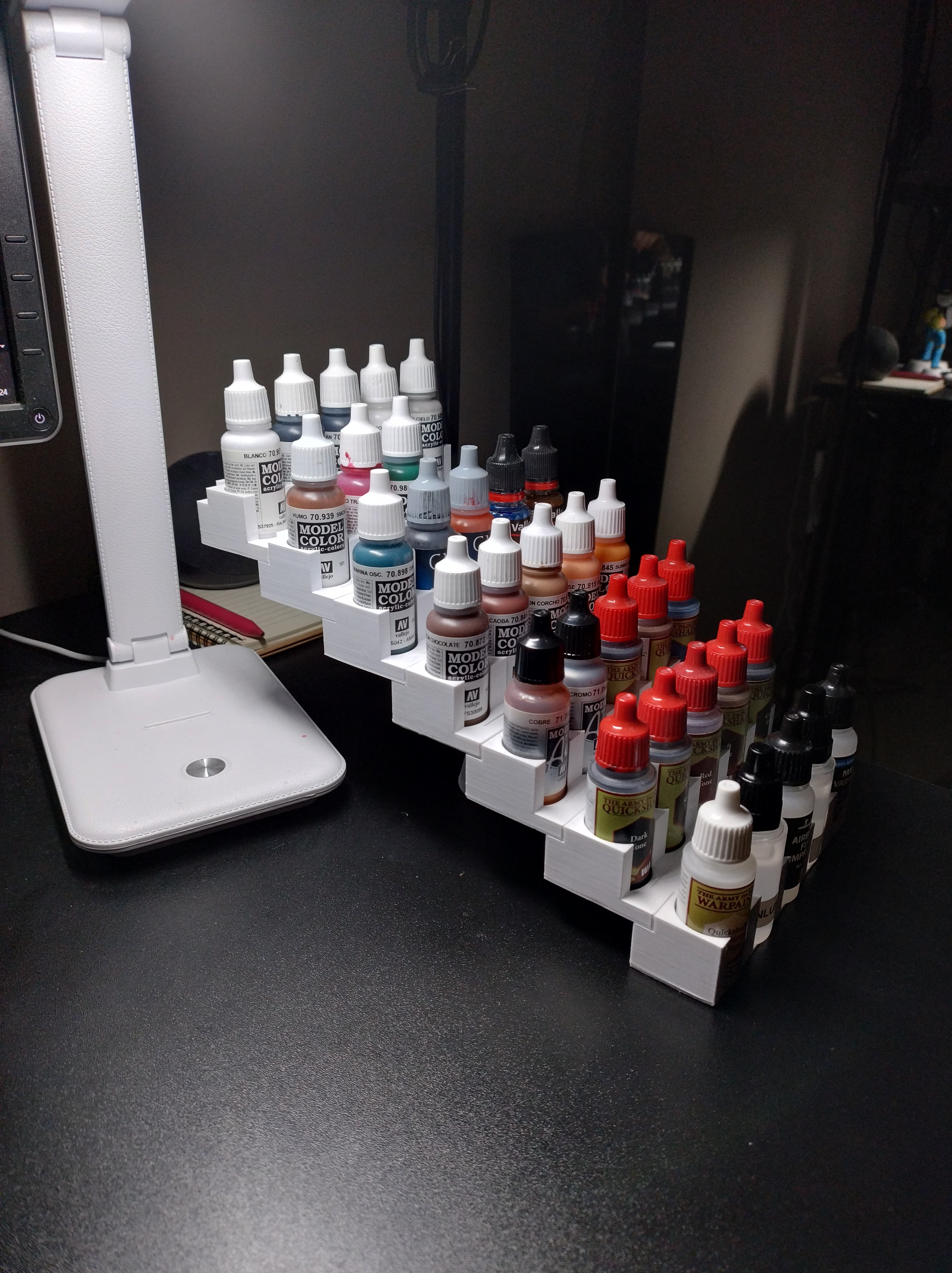 Vallejo modular paint holder (no supports) by Michal | Download free ...