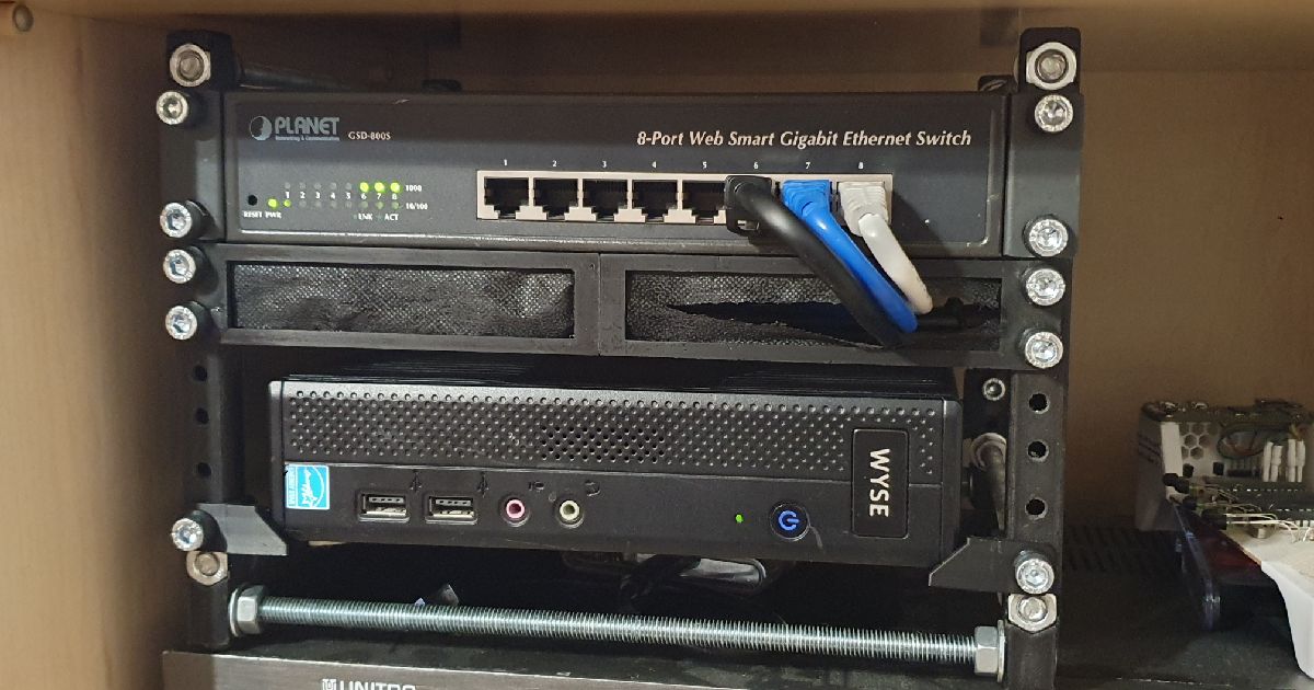 Poor man's 10 inch rack stand by PastelIndustries | Download free STL ...