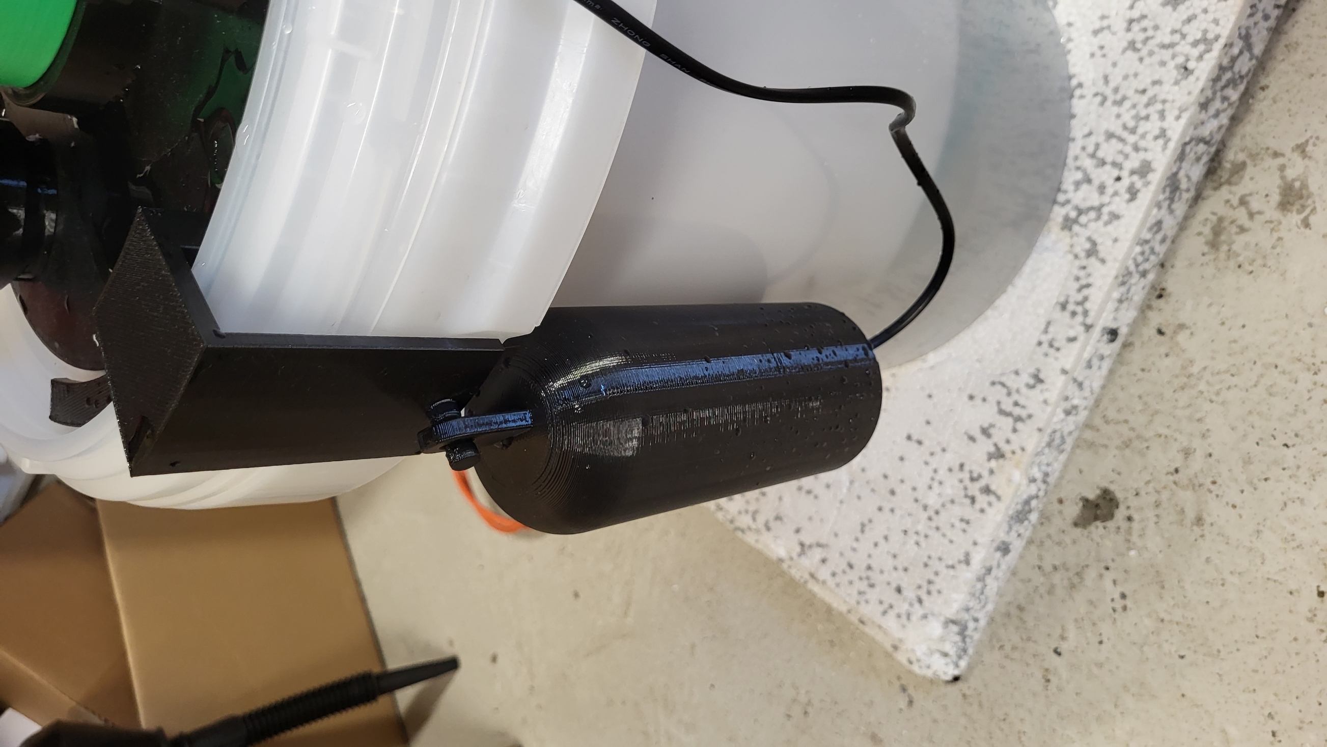 Socket holder for Modular Hydroponic Tower Garden by Renee | Printables ...