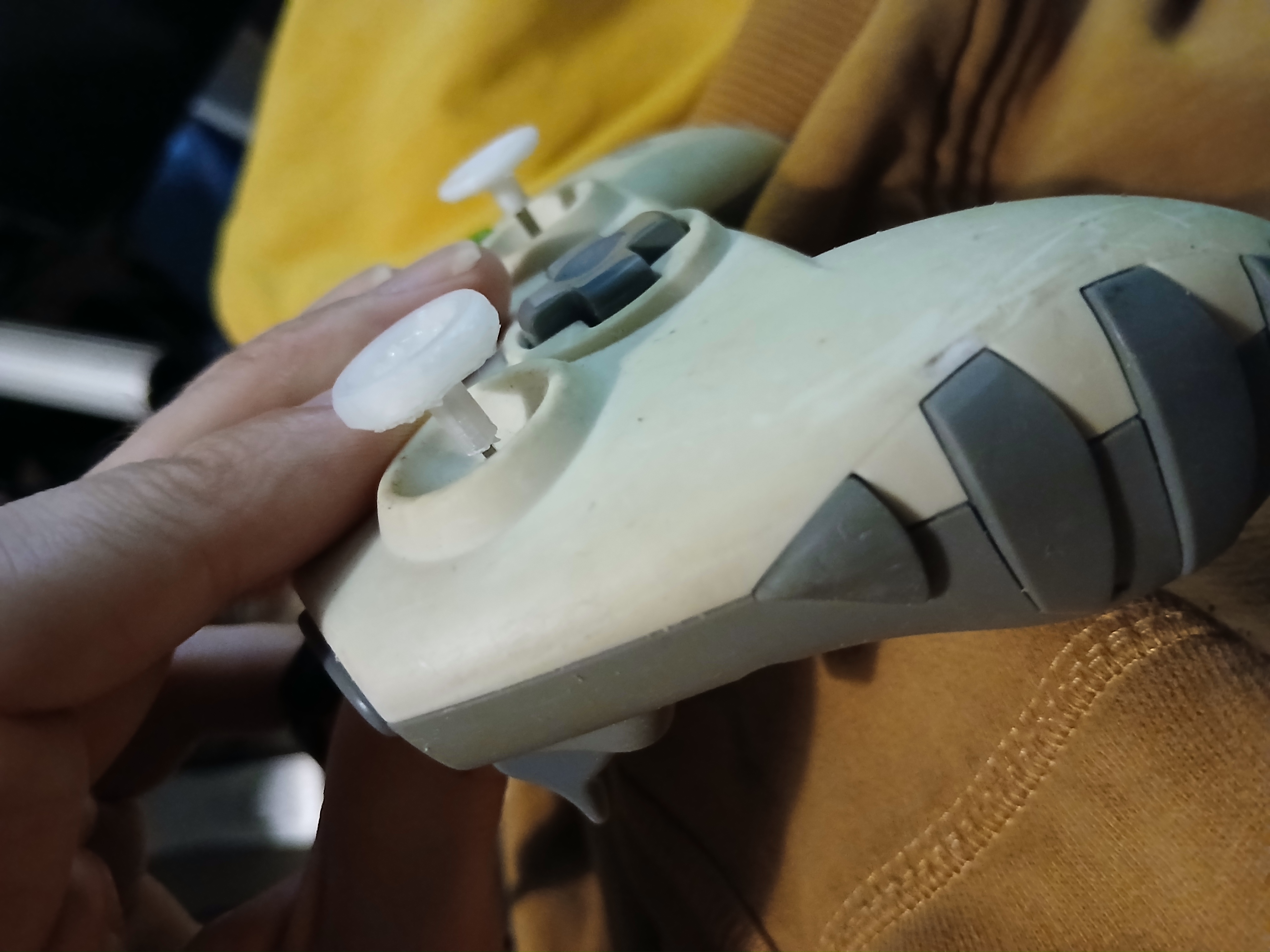 small thumbstick for controllers by Heikki Aho | Download free STL ...