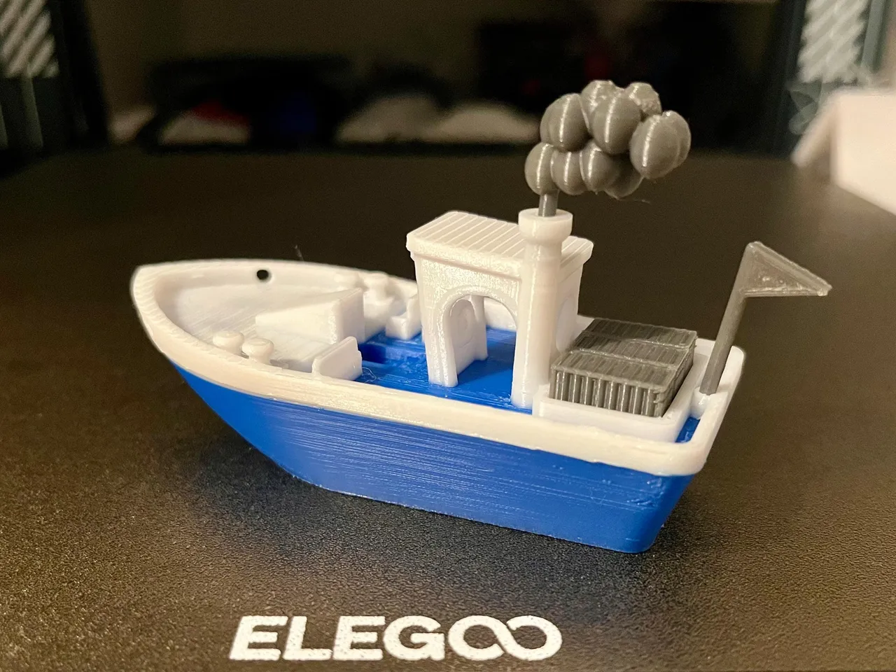 Stable floating Benchy with Cargo, Smoke and Flag (Multicolor Version ...