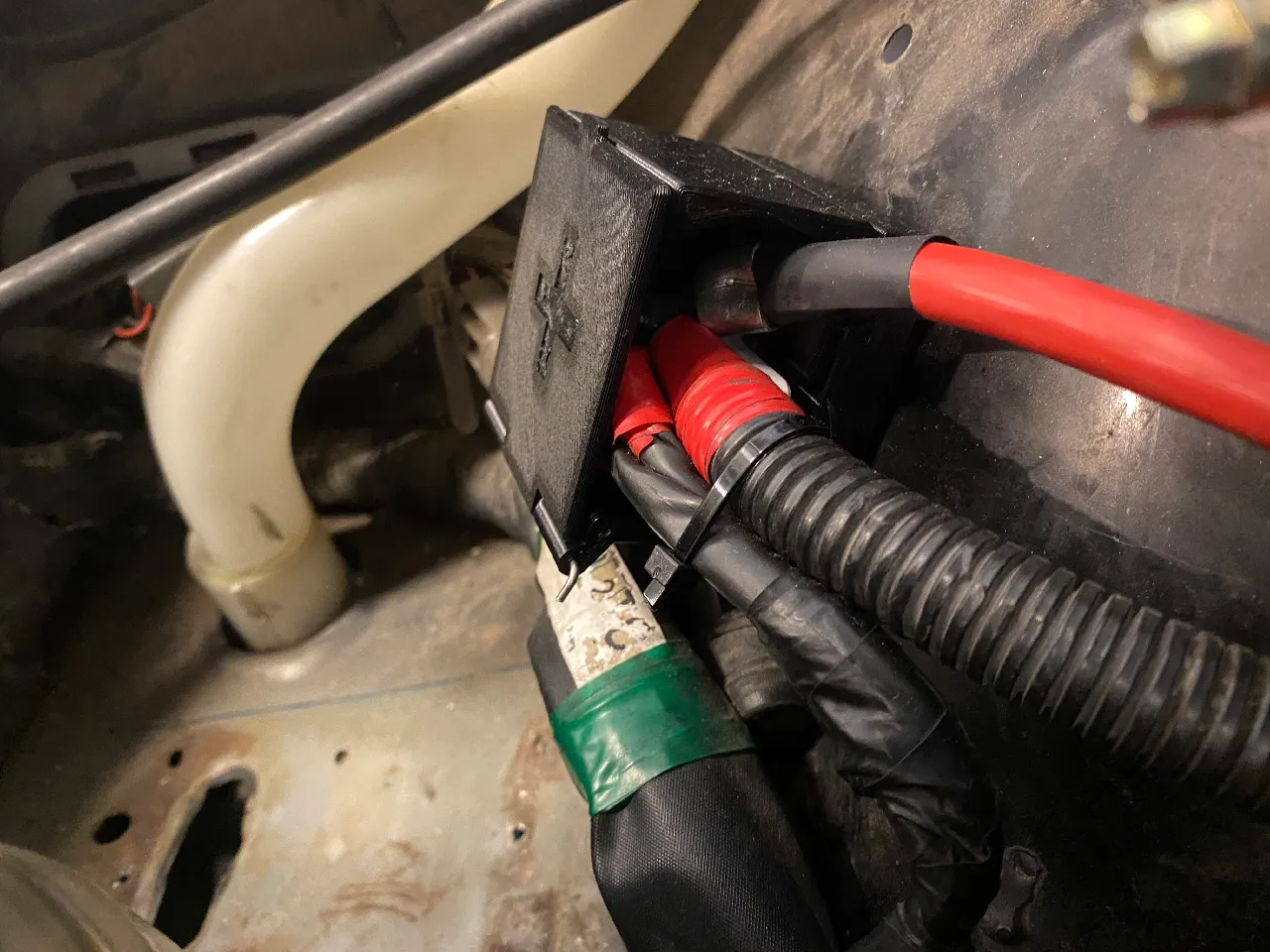 Nissan 200sx positive battery cable box by Gagi | Download free STL ...