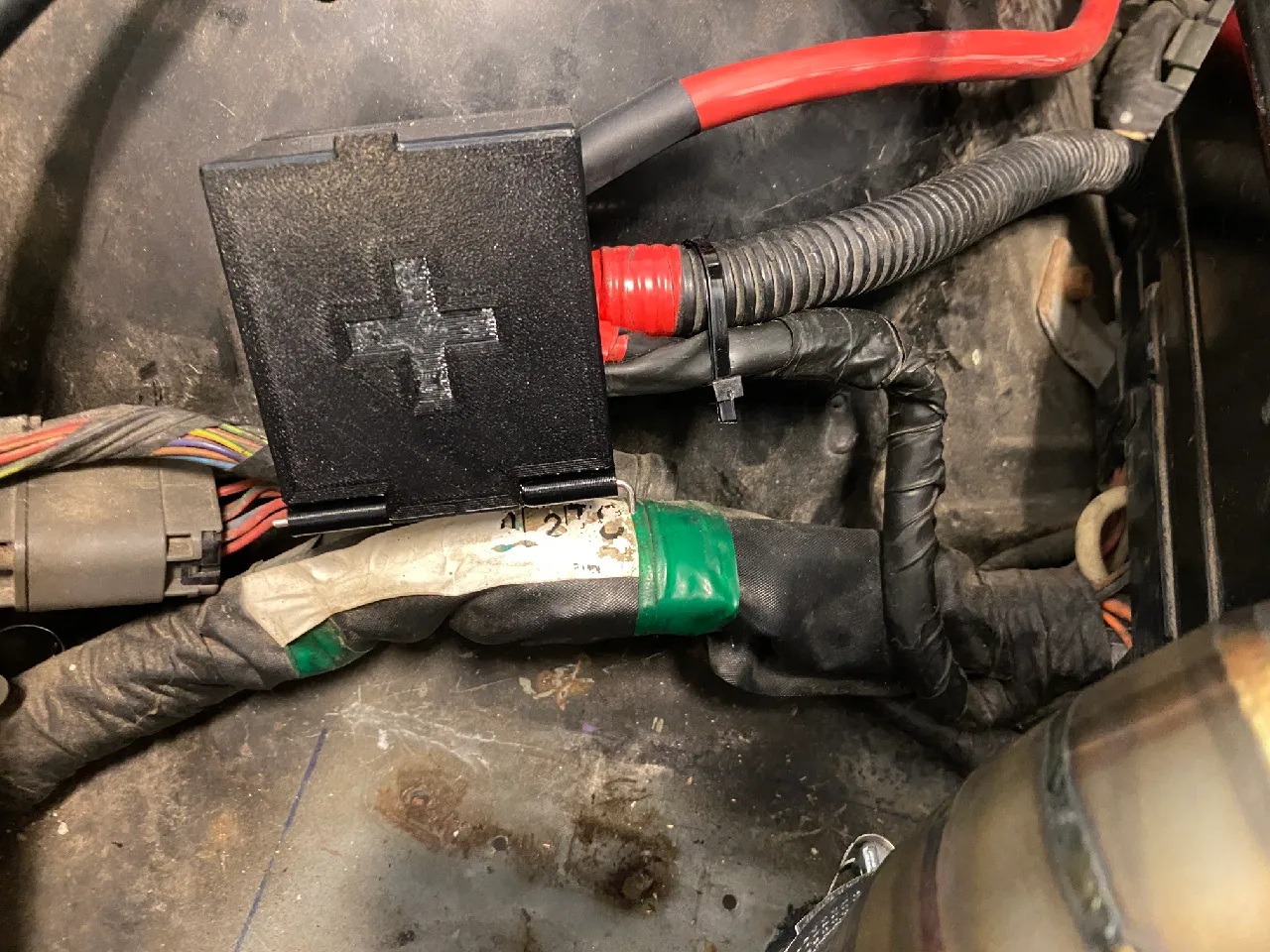 Nissan 200sx positive battery cable box by Gagi | Download free STL ...