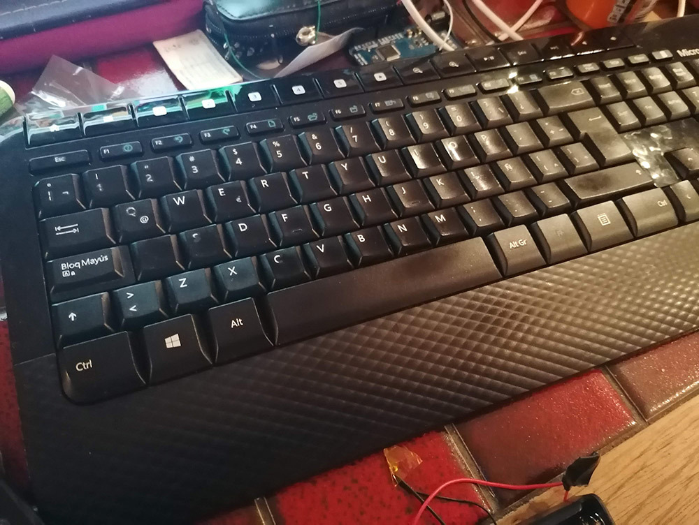 Microsoft Wireless Keyboard 2000 replacement feet by eried | Download ...