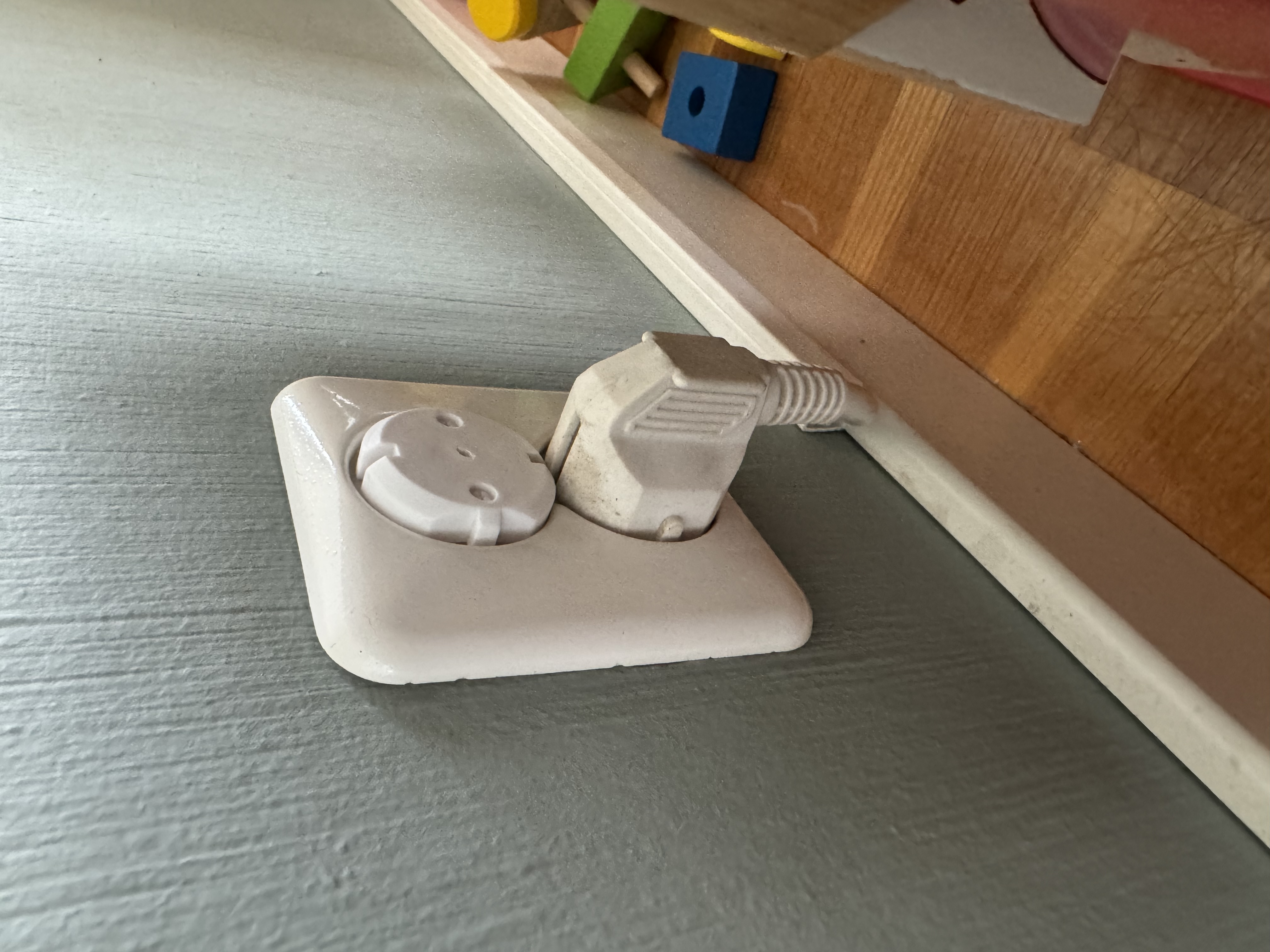 Power Outlet Safety Cover by jerixen | Download free STL model ...
