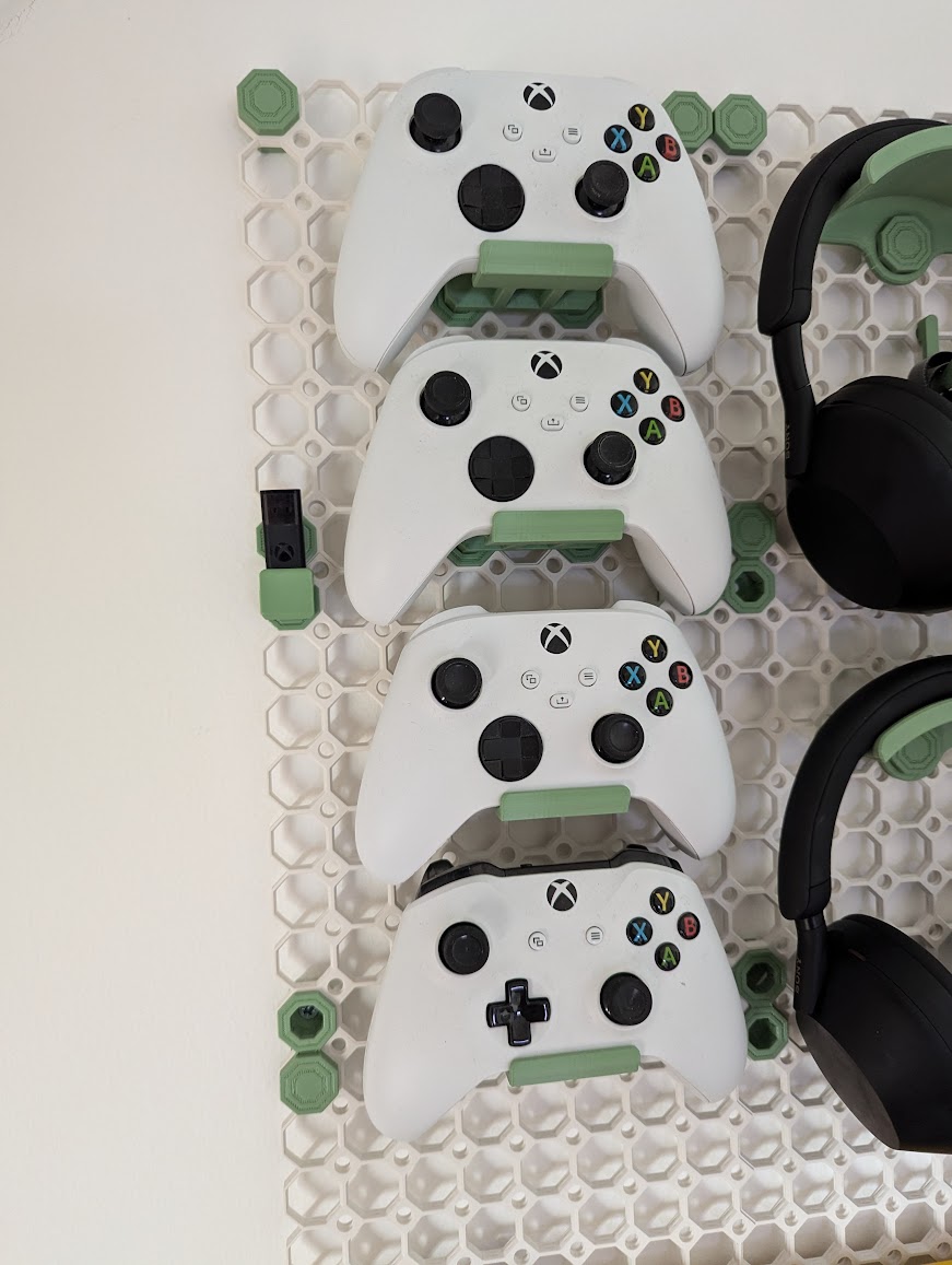Multiboard Xbox Controller Holder by DanFromDownUnder | Download free ...