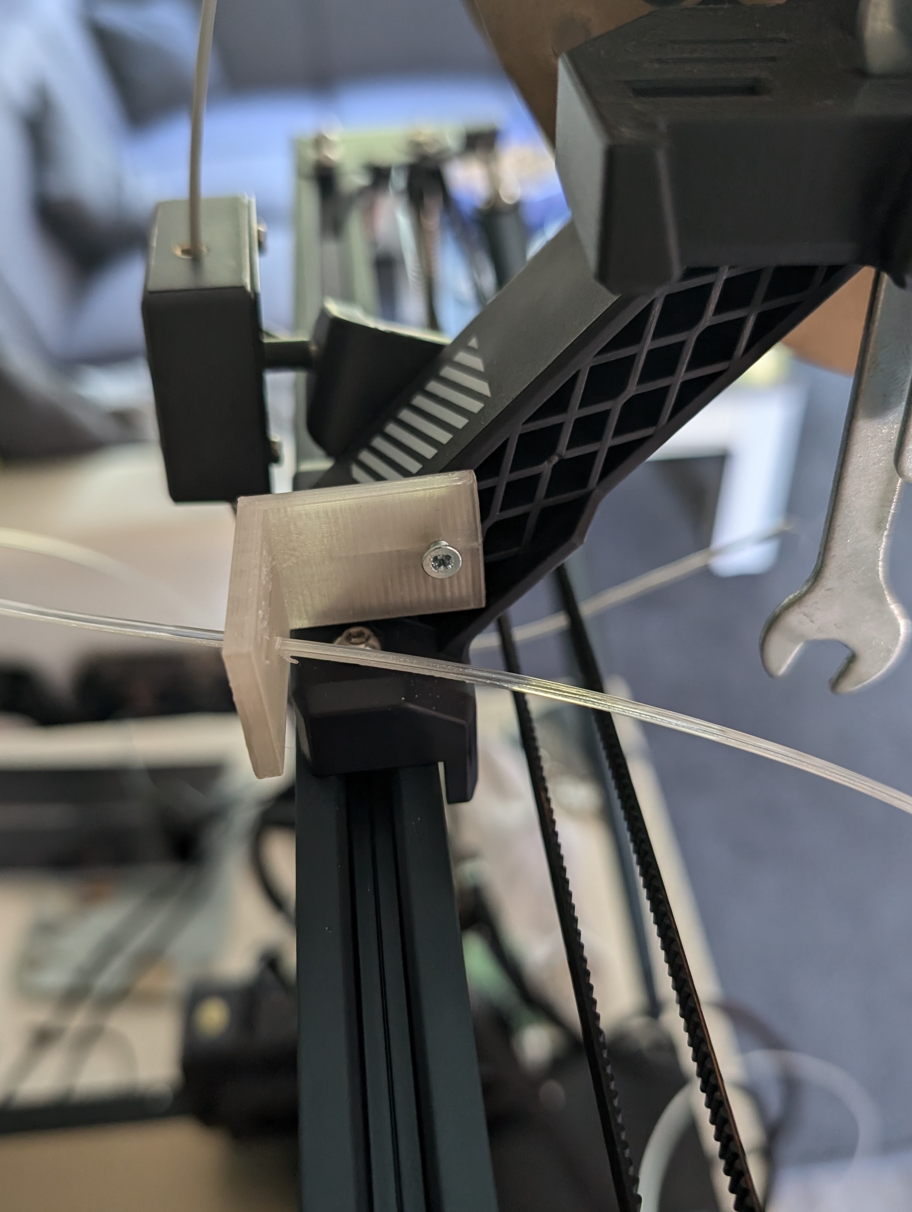 filament guide by Mohamad Abo shami | Download free STL model ...