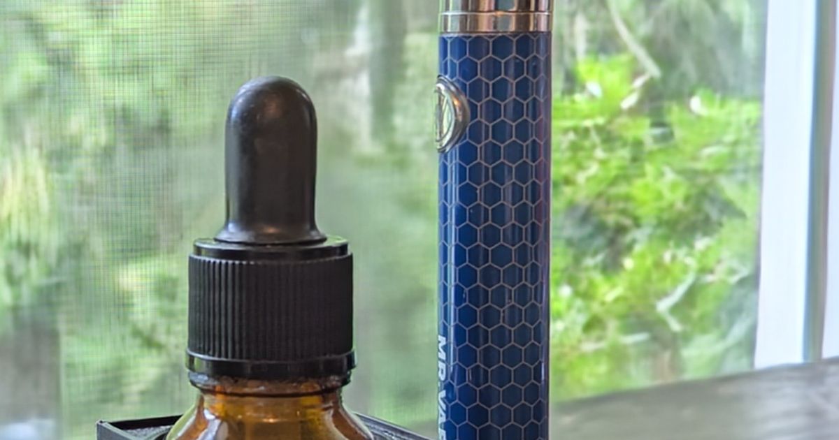 Vial and Vape Station by RunnerFive | Download free STL model ...