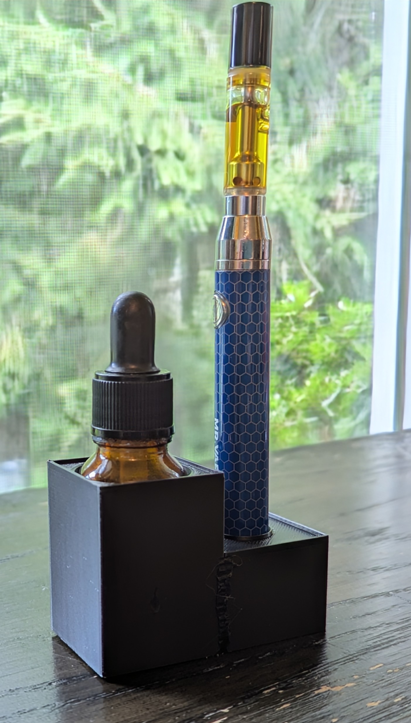 Vial and Vape Station by RunnerFive | Download free STL model ...