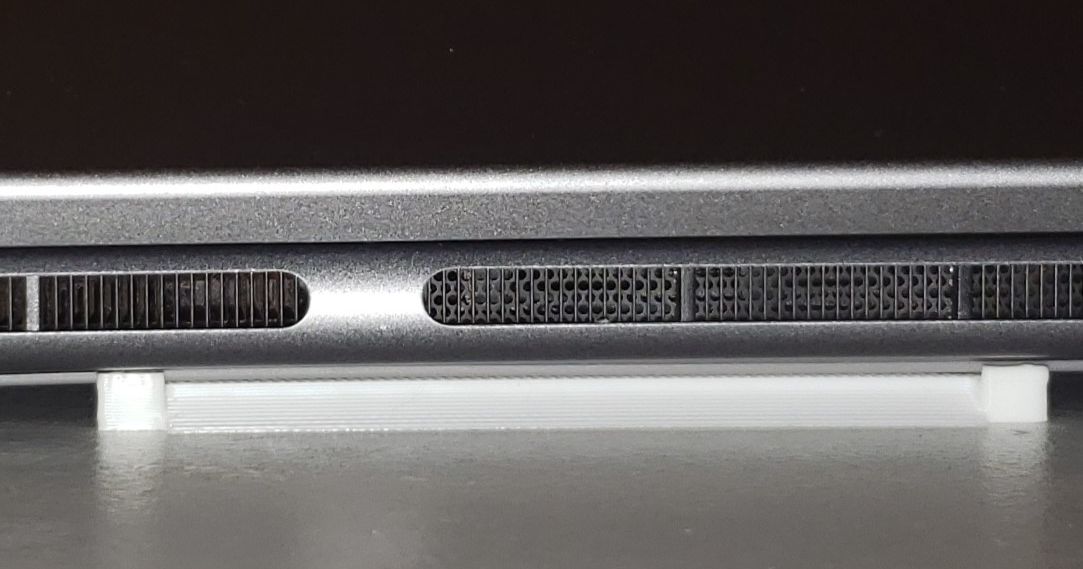 Simple Laptop Riser by Splarkszter | Download free STL model ...