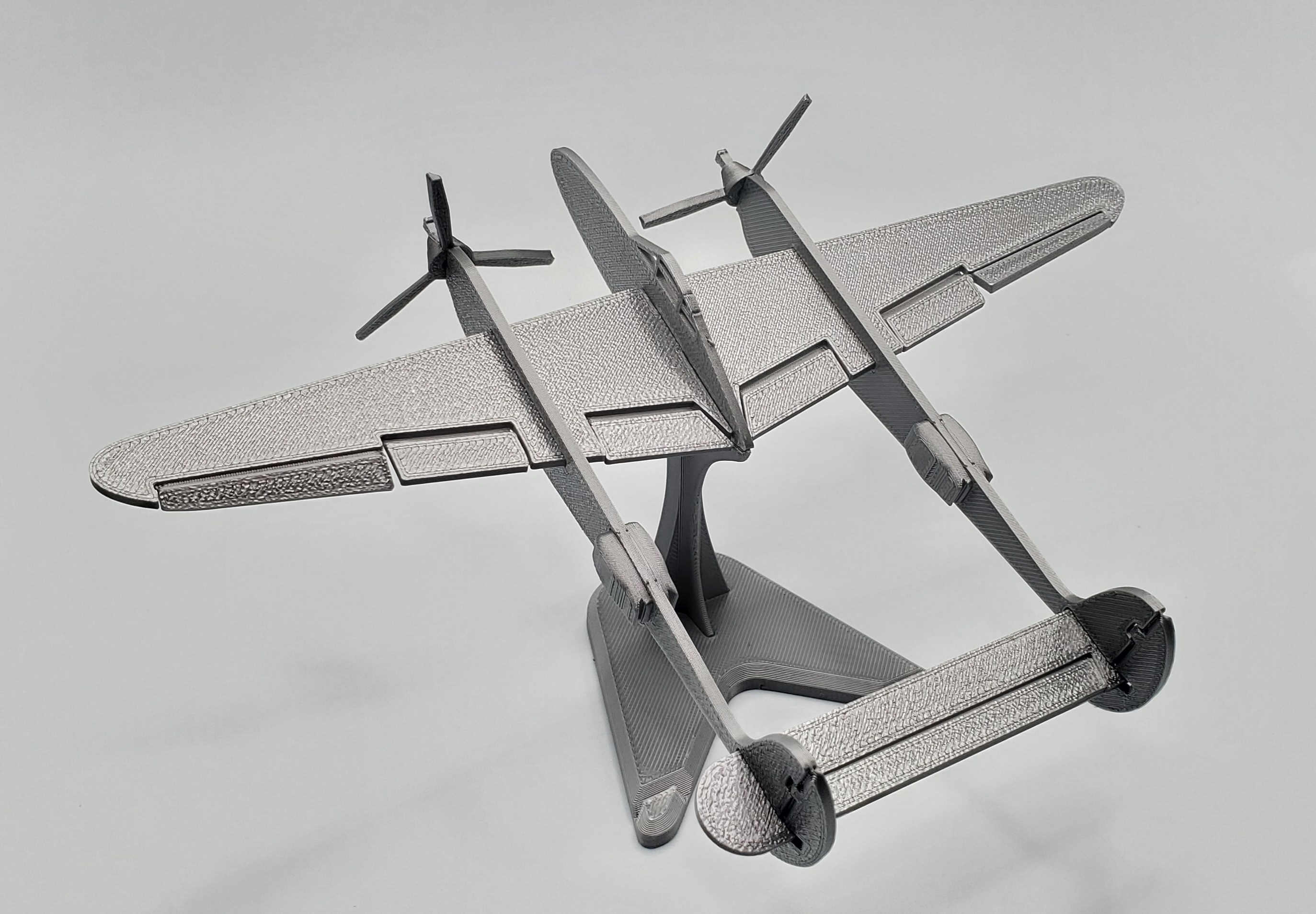 Lockheed P-38 Lightning WWII Fighter Airplane Model Kit por Fight to ...