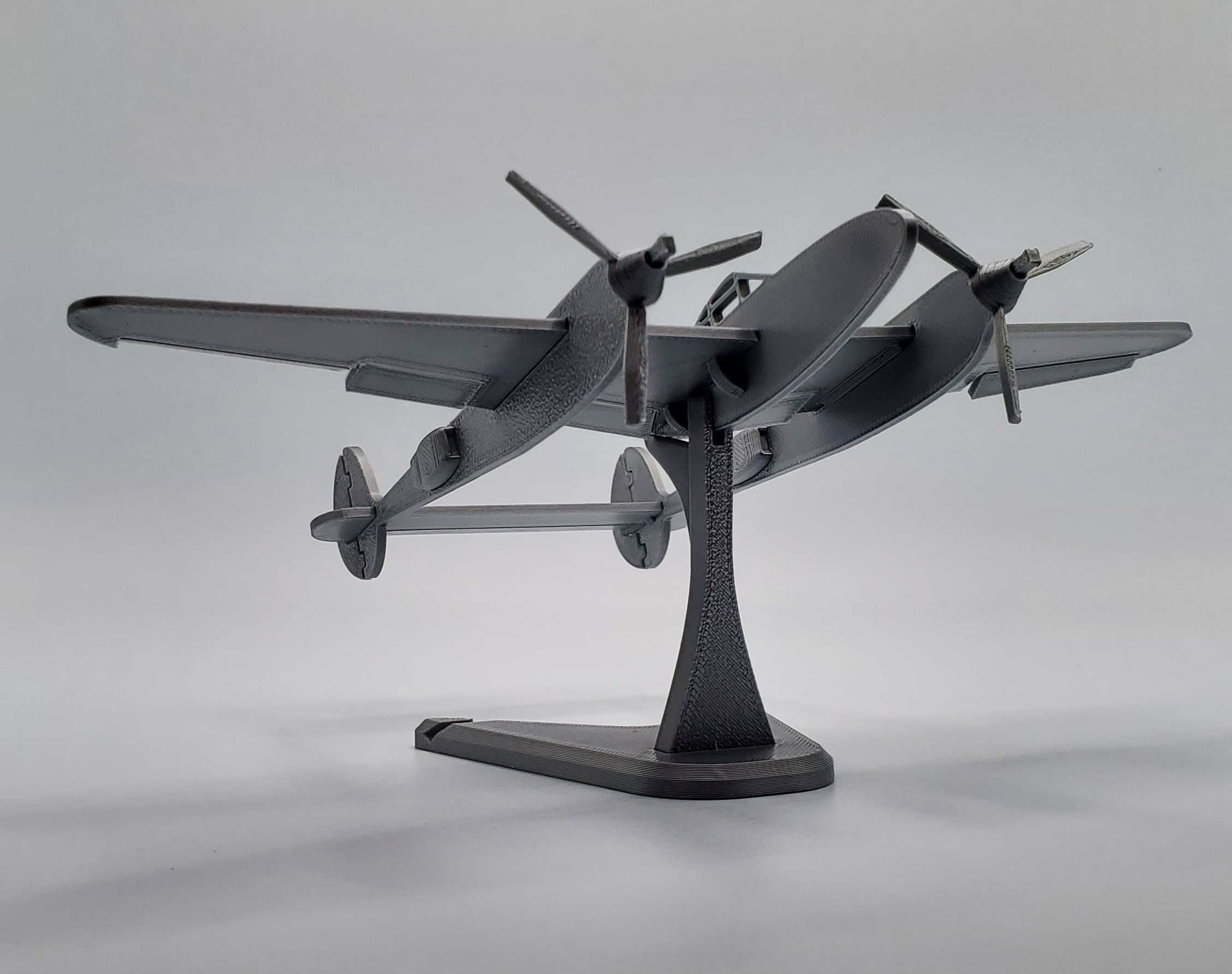 Lockheed P-38 Lightning WWII Fighter Airplane Model Kit por Fight to ...