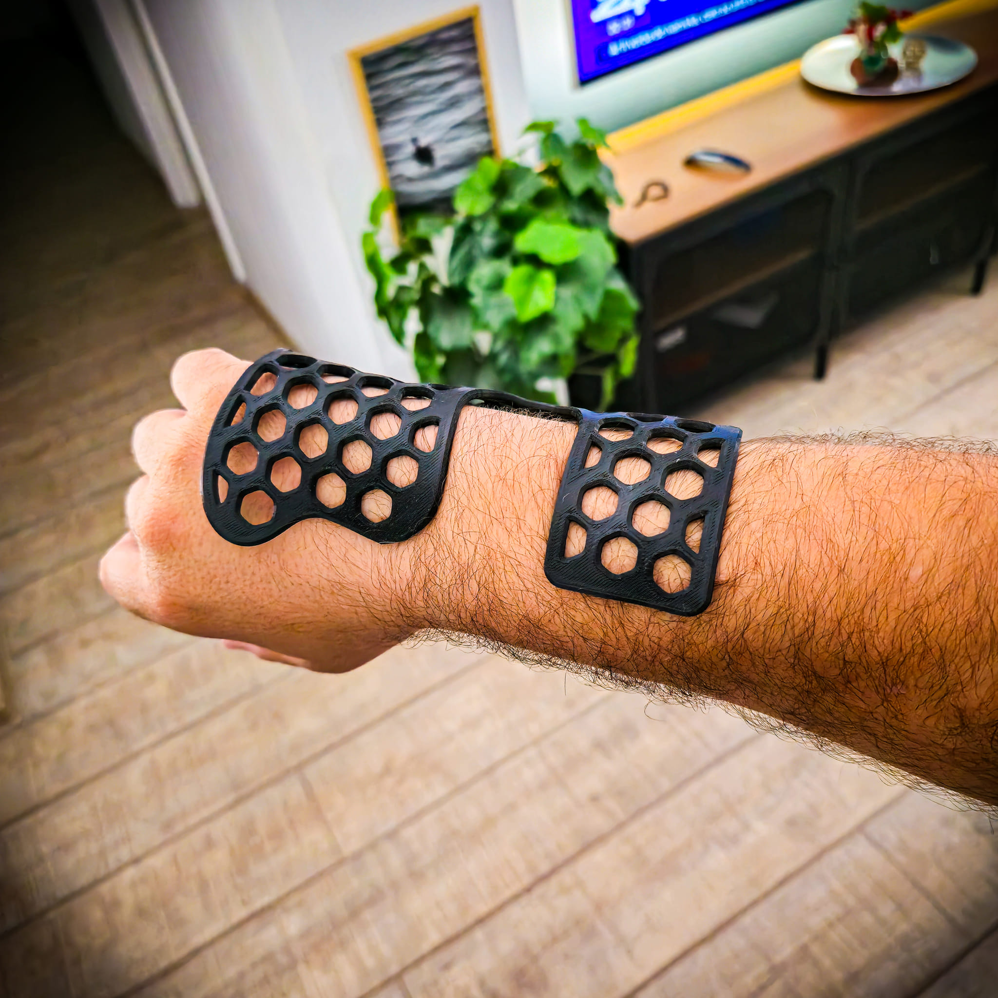 Honeycomb Wrist Cast by Sebi_Deka | Download free STL model ...