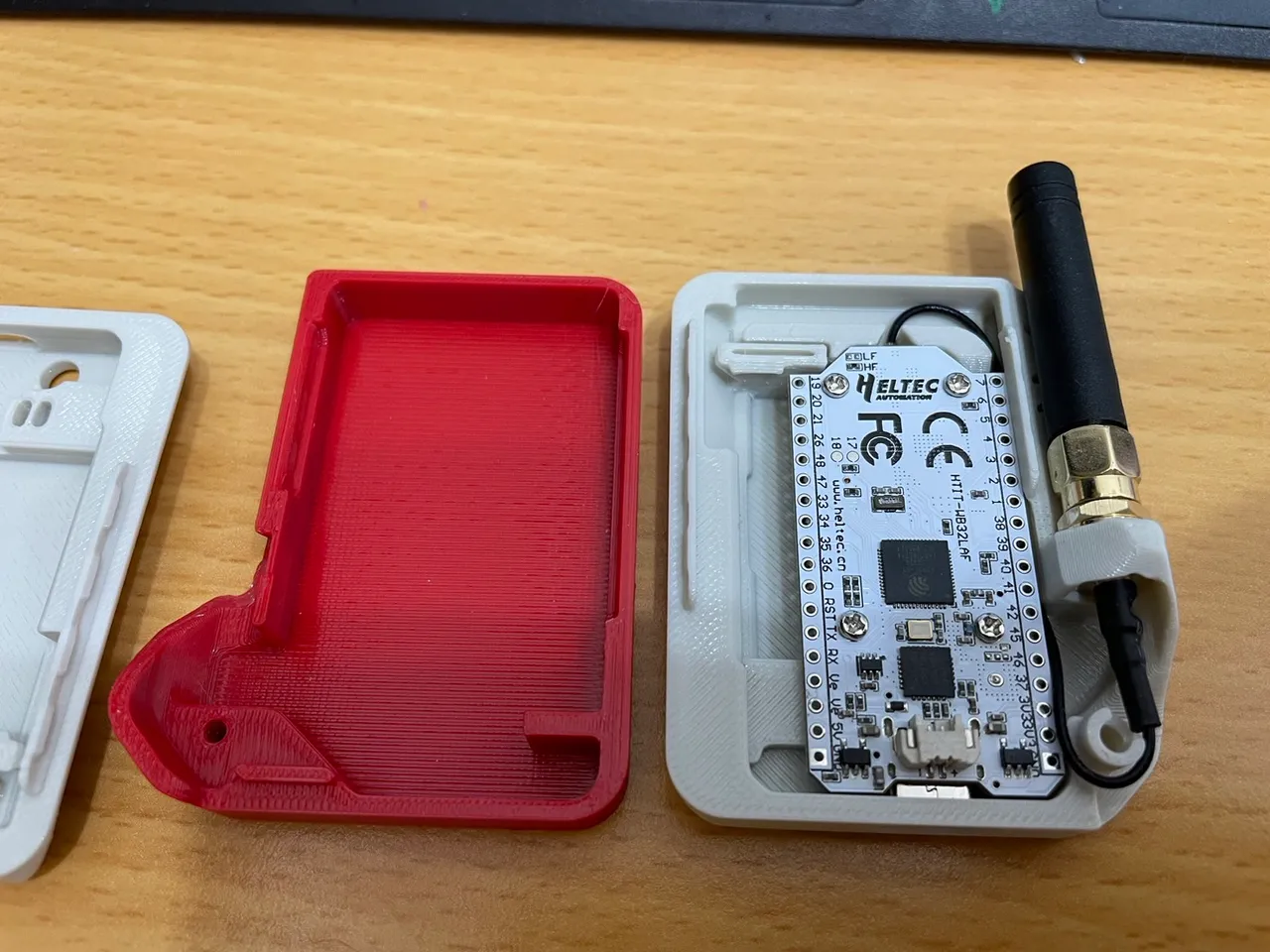 H1 Big Case for Heltec V3 running Meshtastic by mailiou | Download free STL model | Printables.com