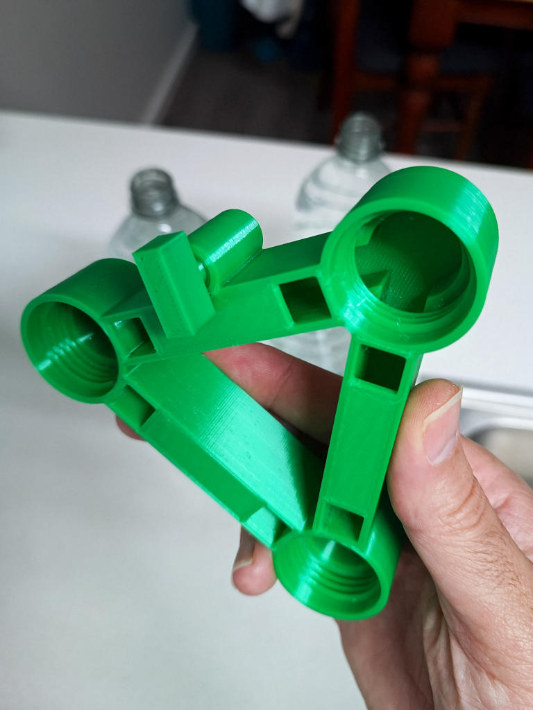 Self-watering system by Gael Lafond | Download free STL model ...