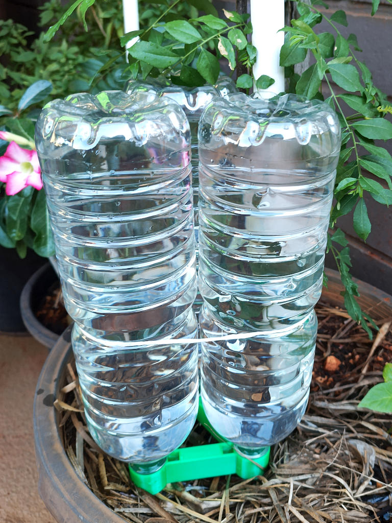 Self-watering system by Gael Lafond | Download free STL model ...
