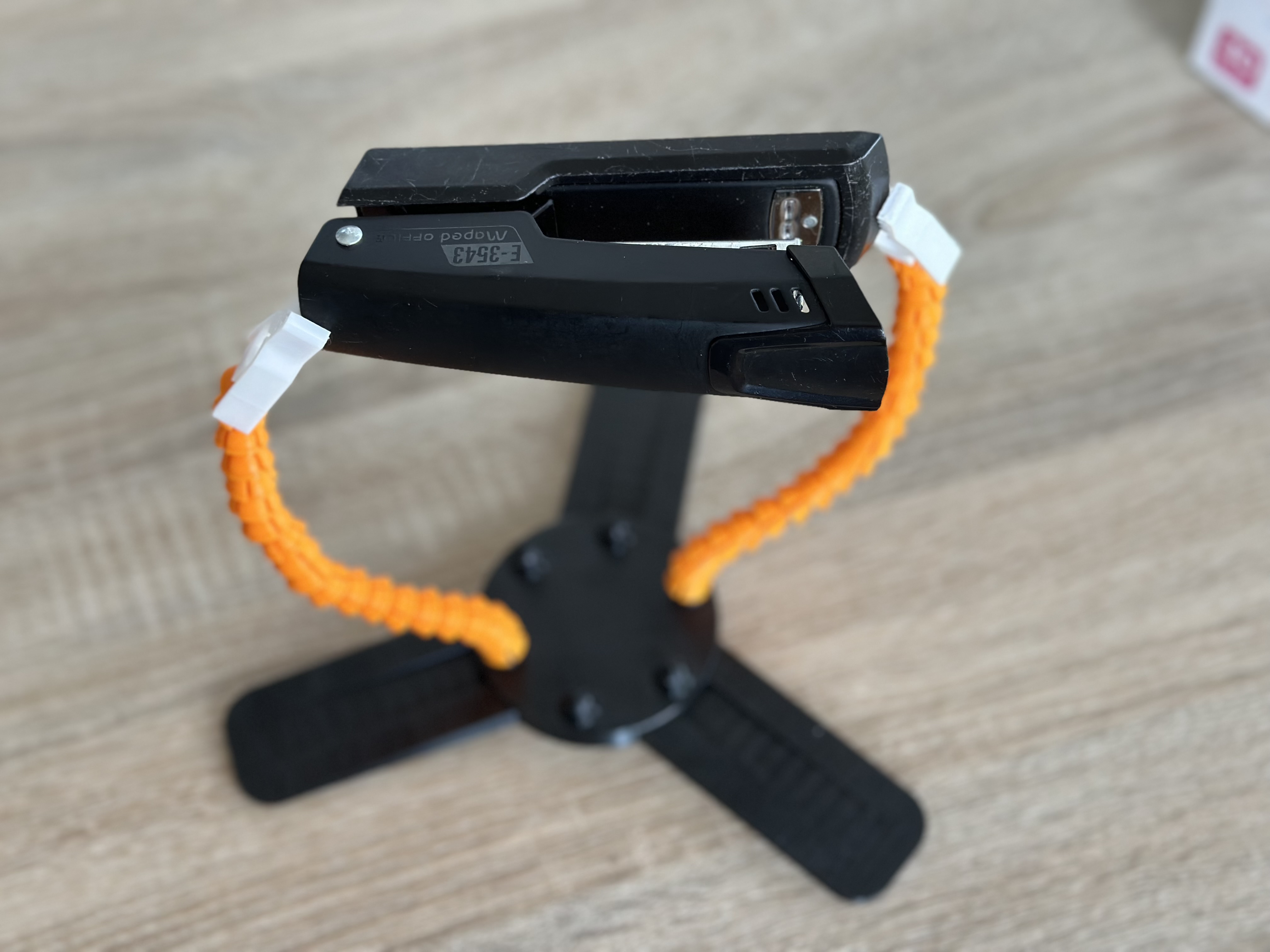 Soldering Flexible Arms 2.0 by kisik20 | Download free STL model ...