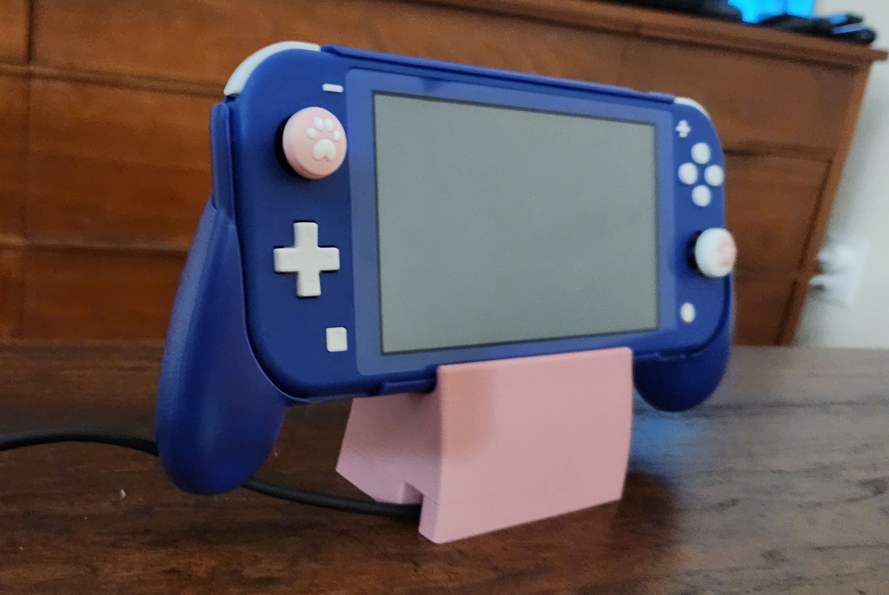 Switch stand with charger slot by Psinuxi | Download free STL model ...