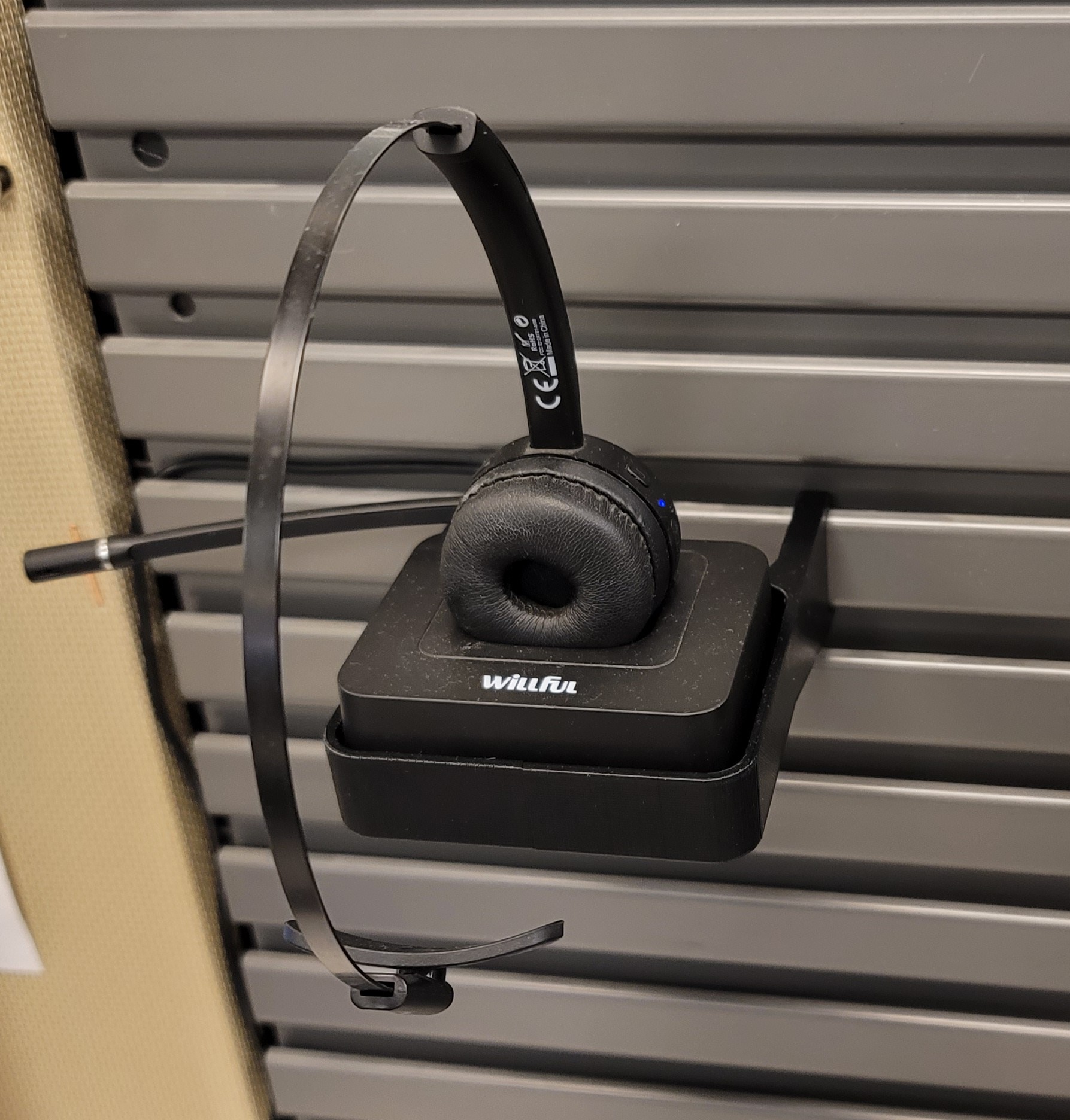 Headset Cubicle Shelf by DLD Design Fab | Download free STL model ...